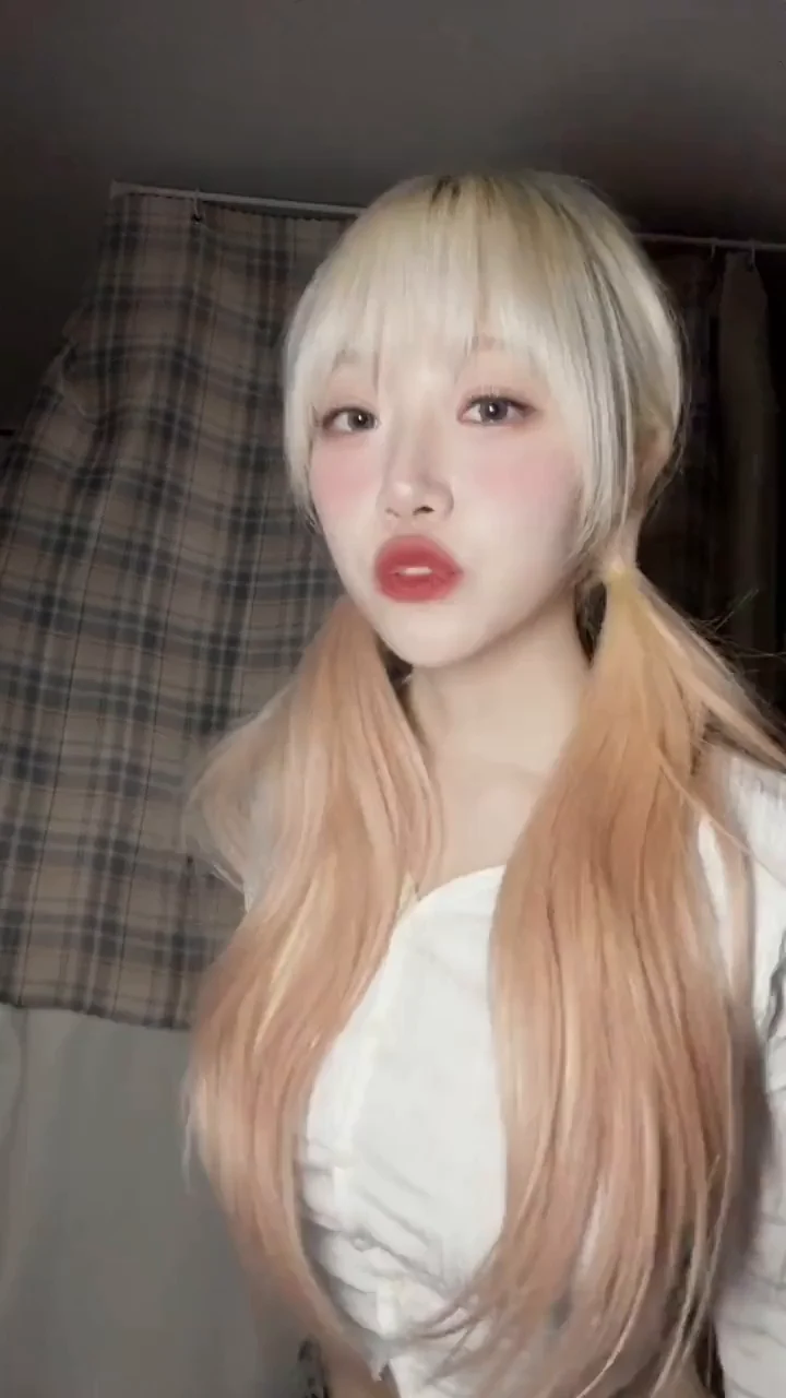 240309 cignature Jeewon 'Look at Me' Tiktok Dance Challenge | Scrolller