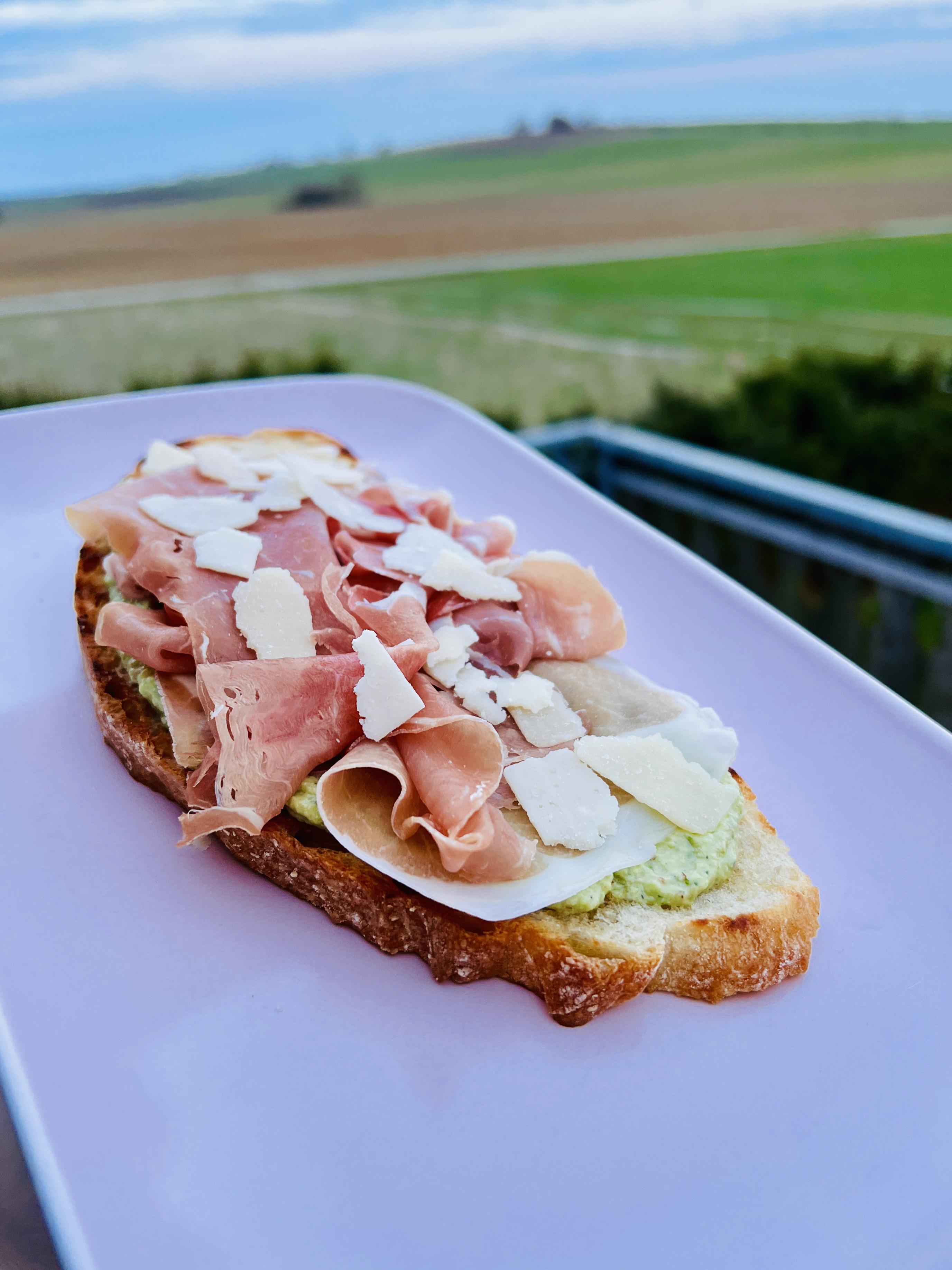[homemade] Grilled white bread with homemade pesto and prosciutto di Parma | Scrolller