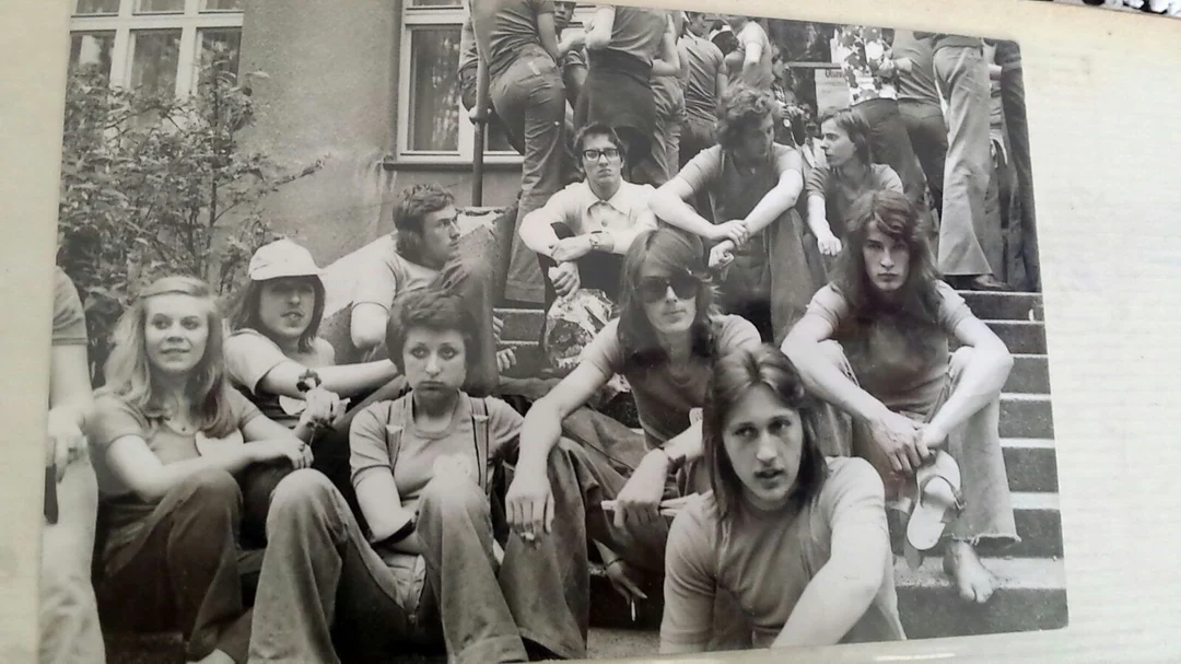 Dad with his friends in uni in the 70s | Scrolller