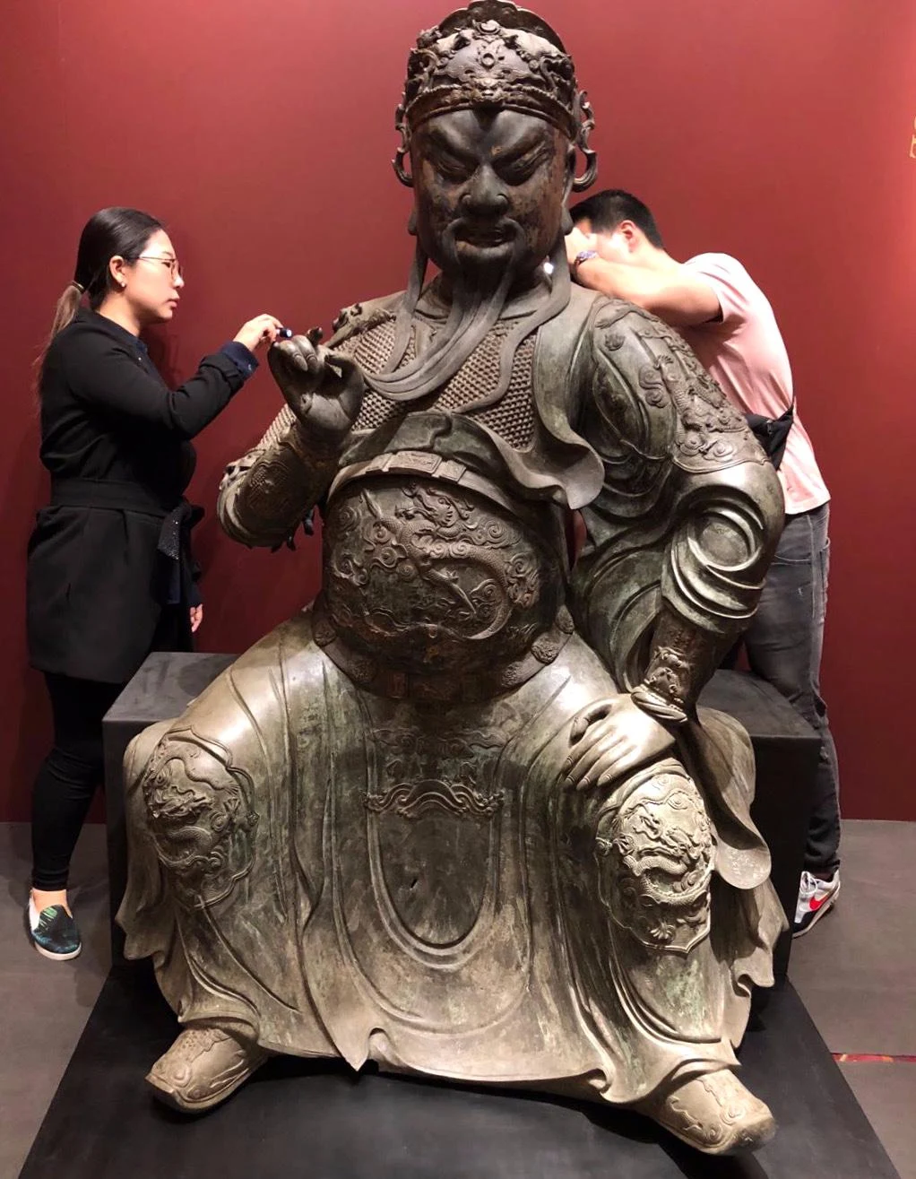 Bronze statue of seated Guan Yu. China, Ming dynasty, 14th-15th century [1022x1315] | Scrolller