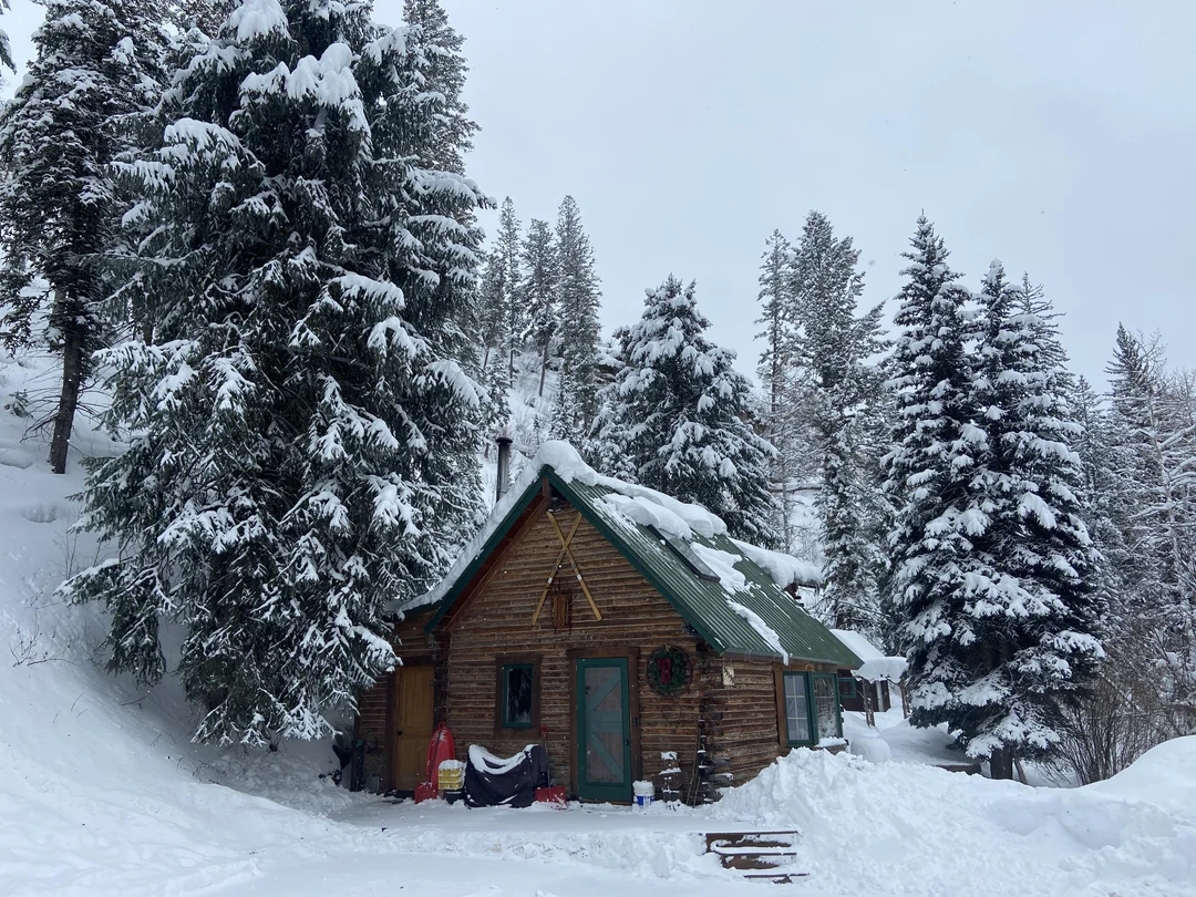 Cozy cabin in Steamboat Springs | Scrolller