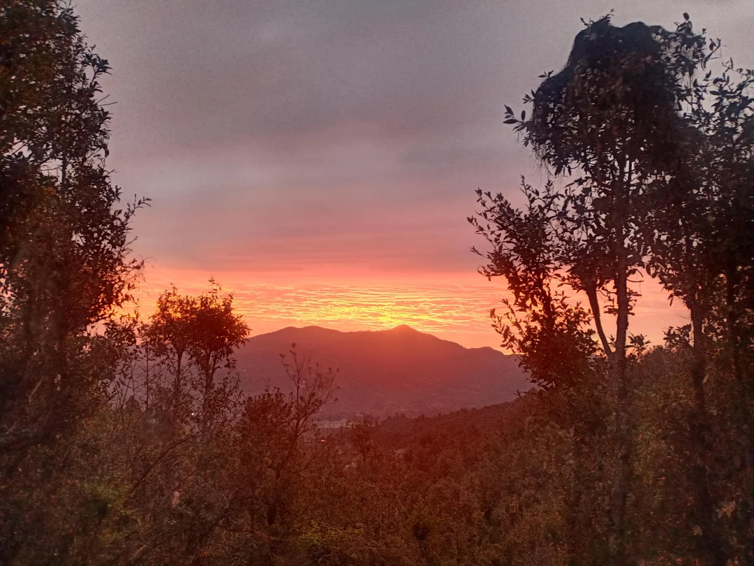 Himalayan morning sky | Scrolller