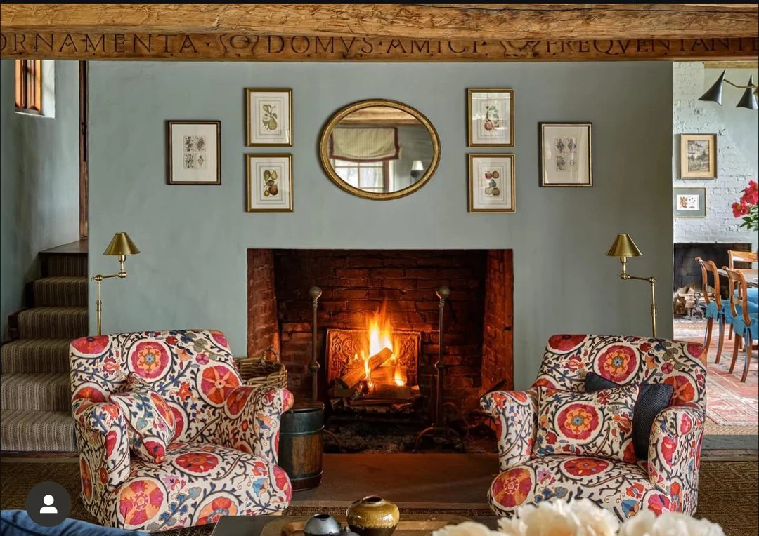 Help! What does the beam say? | Scrolller