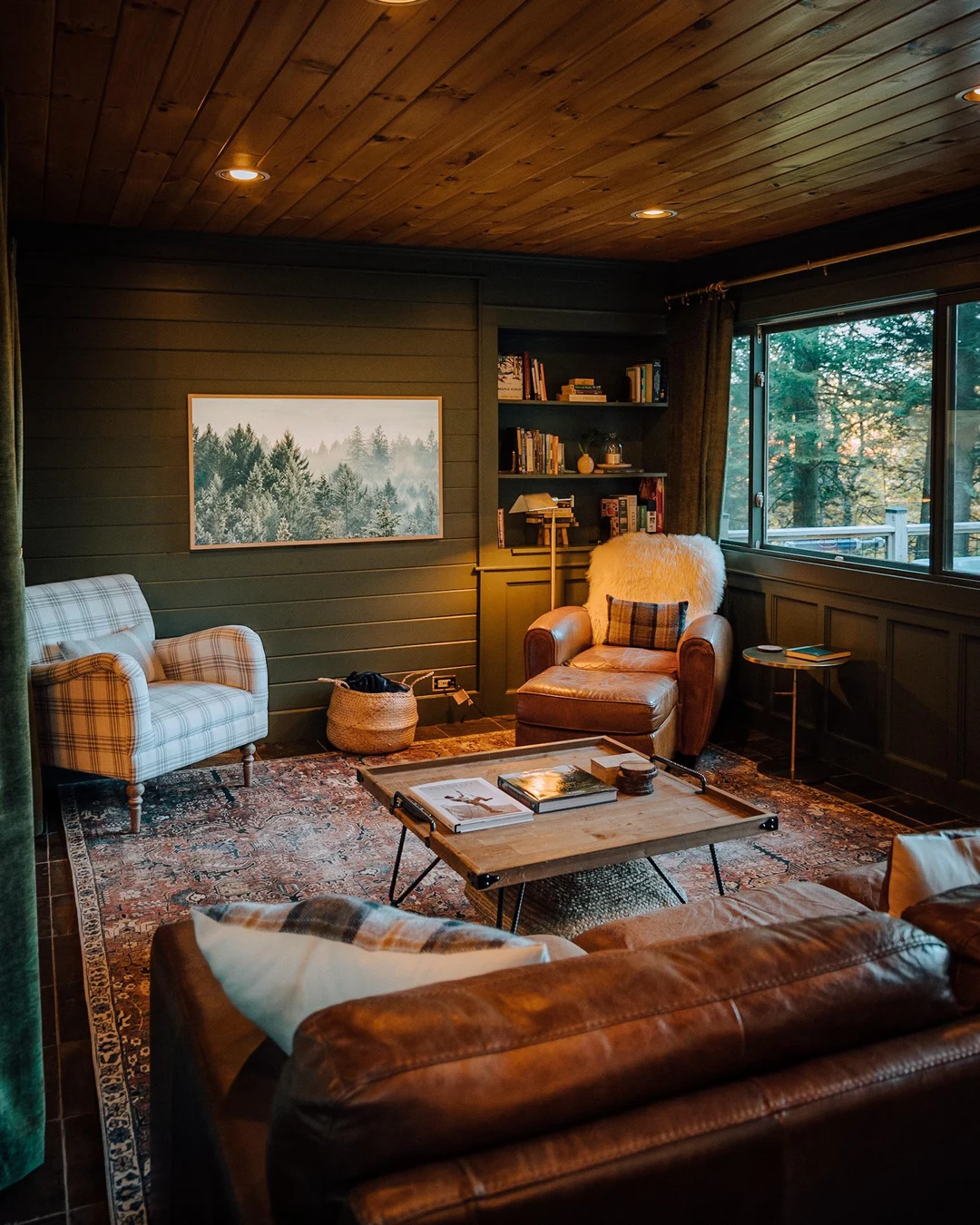 Cozy Cabin Living Room | Scrolller