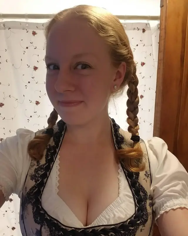 Dirndl | Scrolller