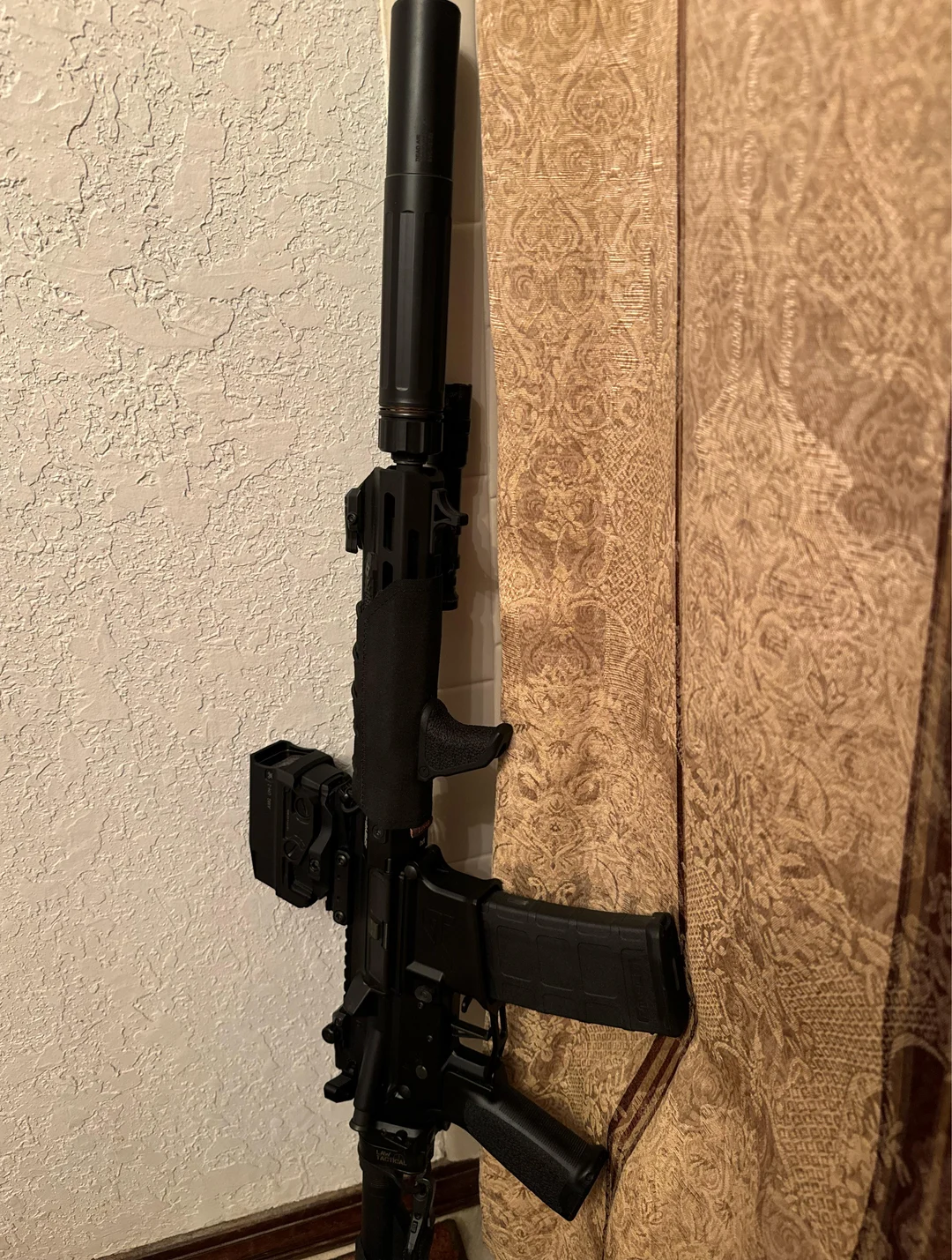 Who else shits with their guns? | Scrolller