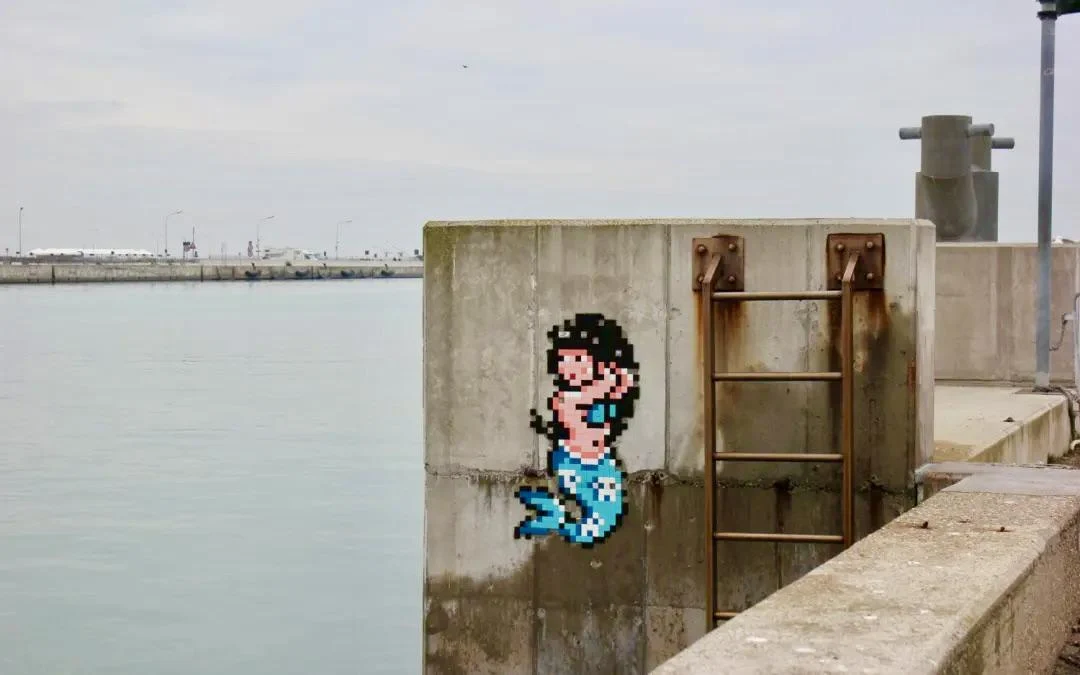 INVADER x MERMAID STREET ART 🧜‍♀️ | Scrolller