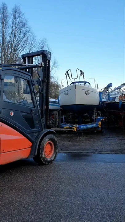 Splashdown... | Scrolller