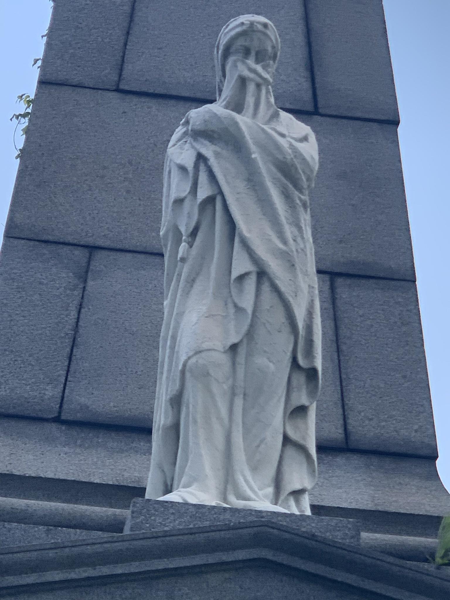 The first mausoleum of industrialist Cornelius Vanderbilt | Scrolller