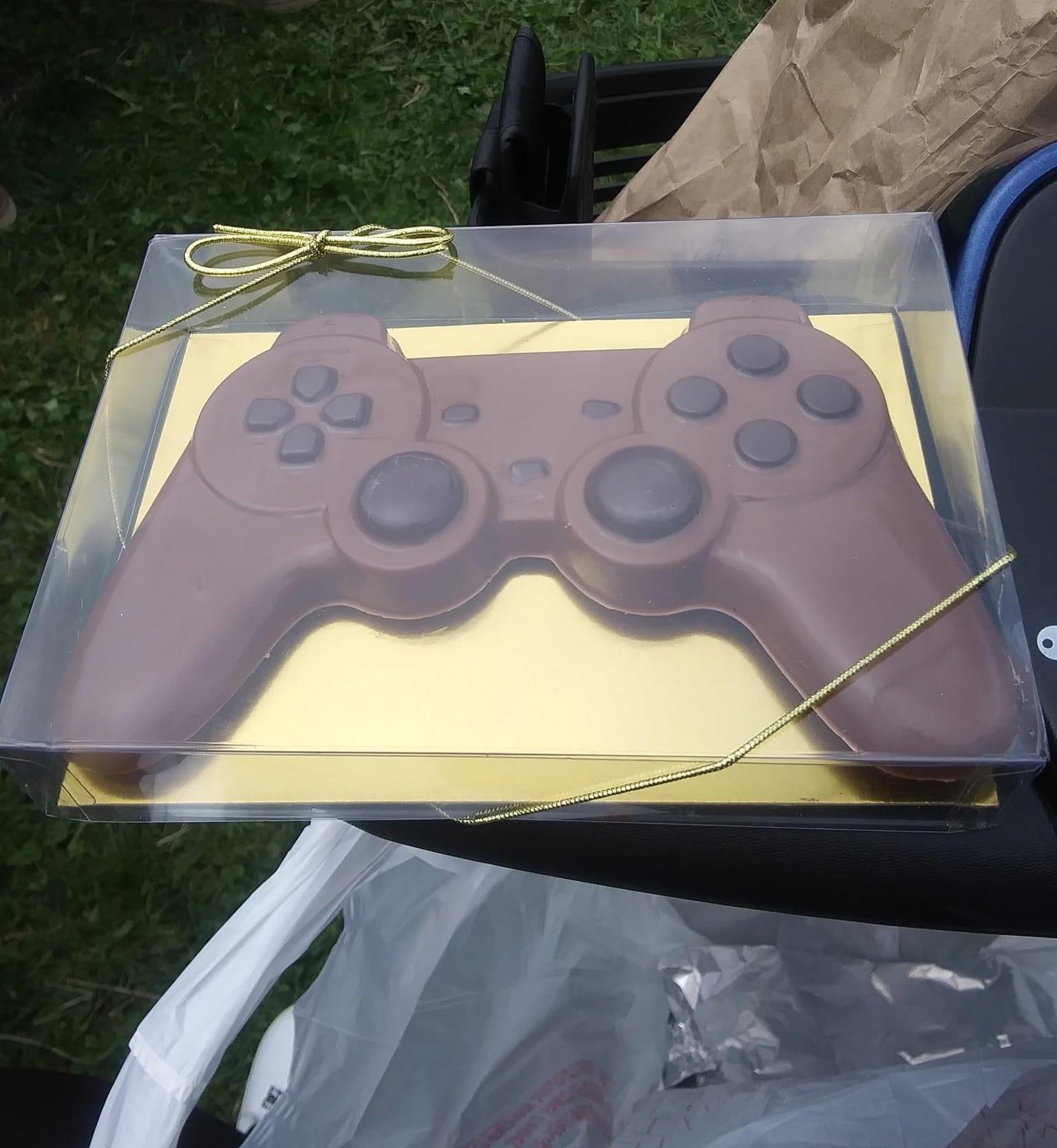 Chocolate PlayStation controller | Scrolller