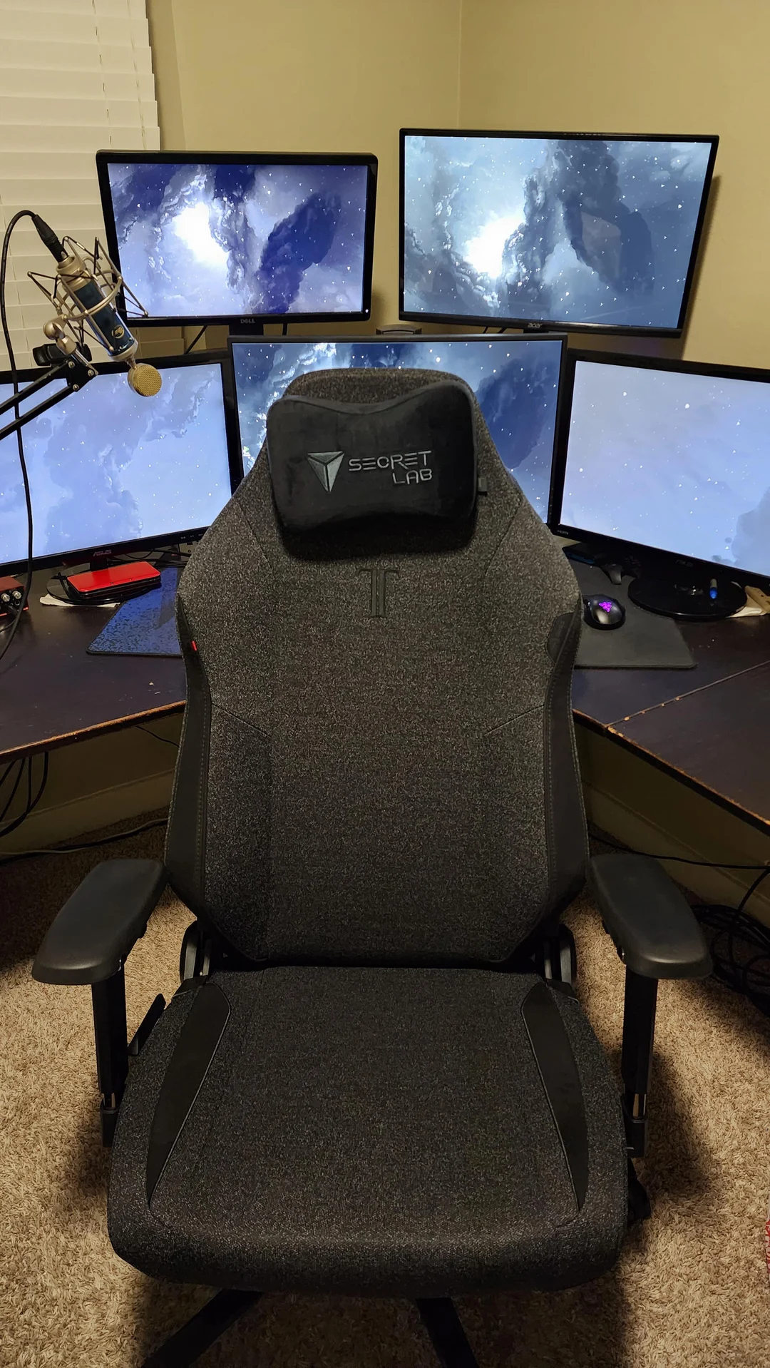 My new 2022 Titian Evo XL with the setup #Secretlab | Scrolller