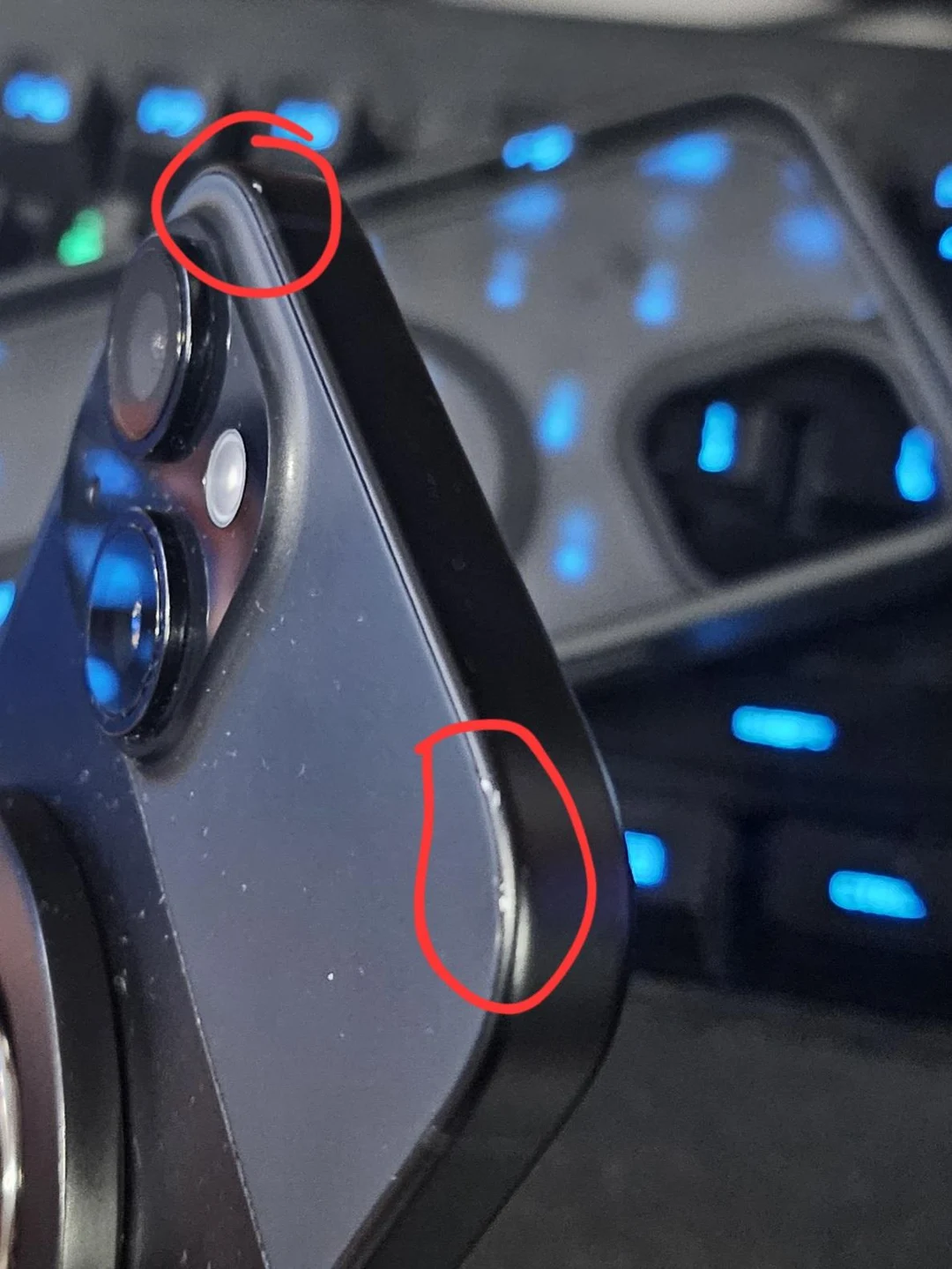 Case scratched iPhone 15 | Scrolller