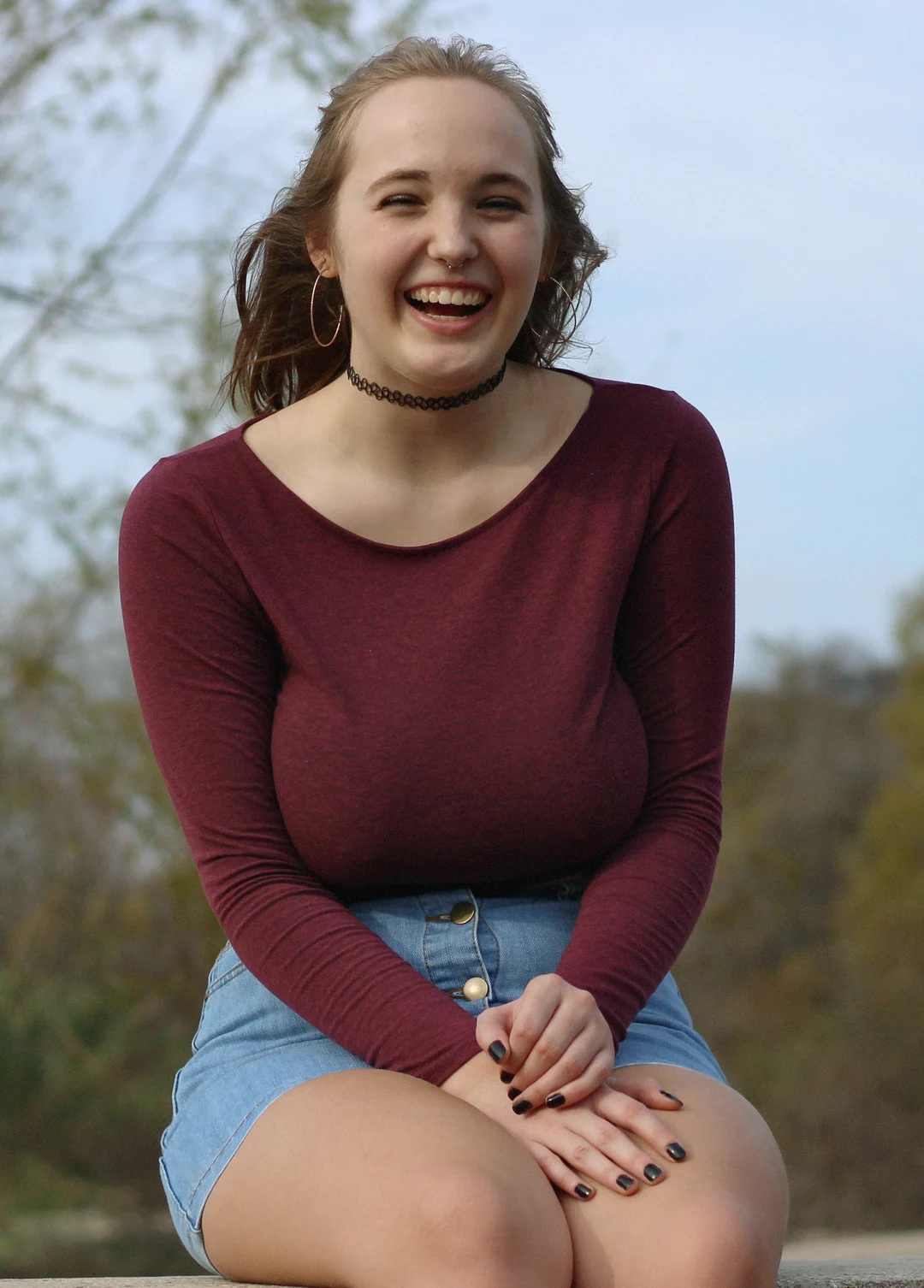 Hanging down | Scrolller