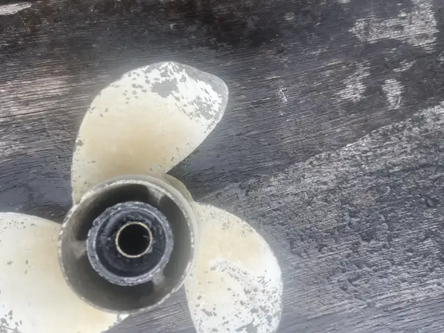 Suddenly lost all drive from propeller. | Scrolller