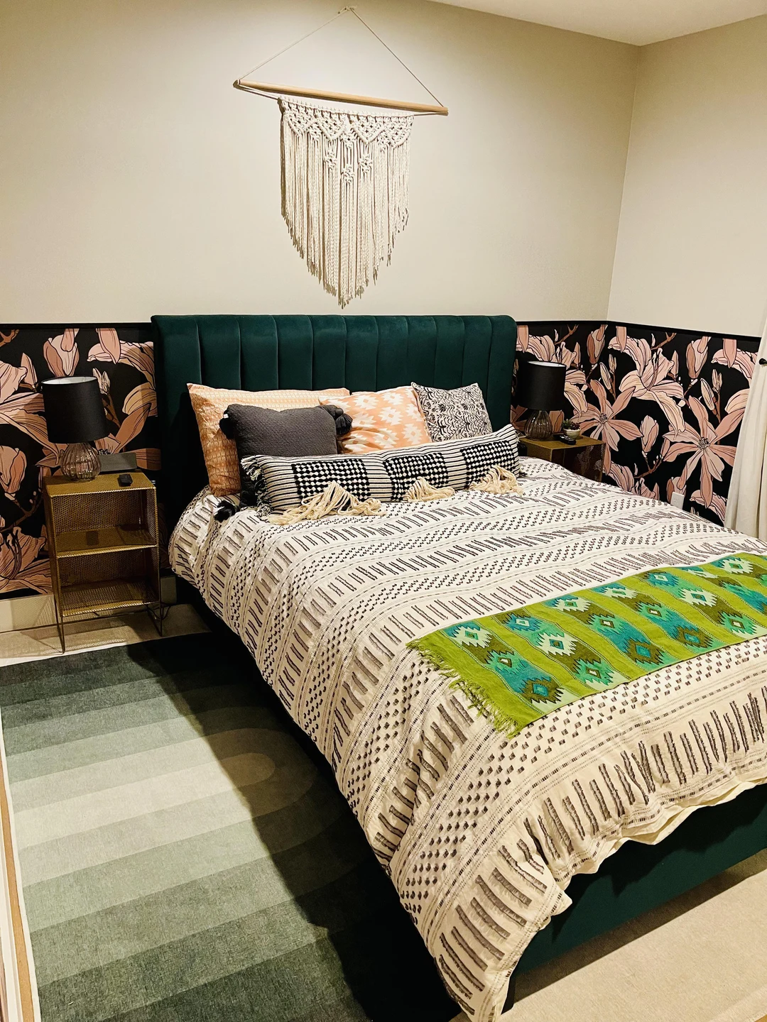 I love a lot of layers and patterns in a bedroom | Scrolller