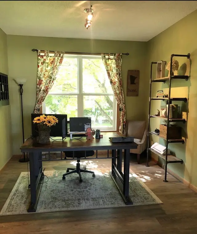 My office now that I’m remote | Scrolller