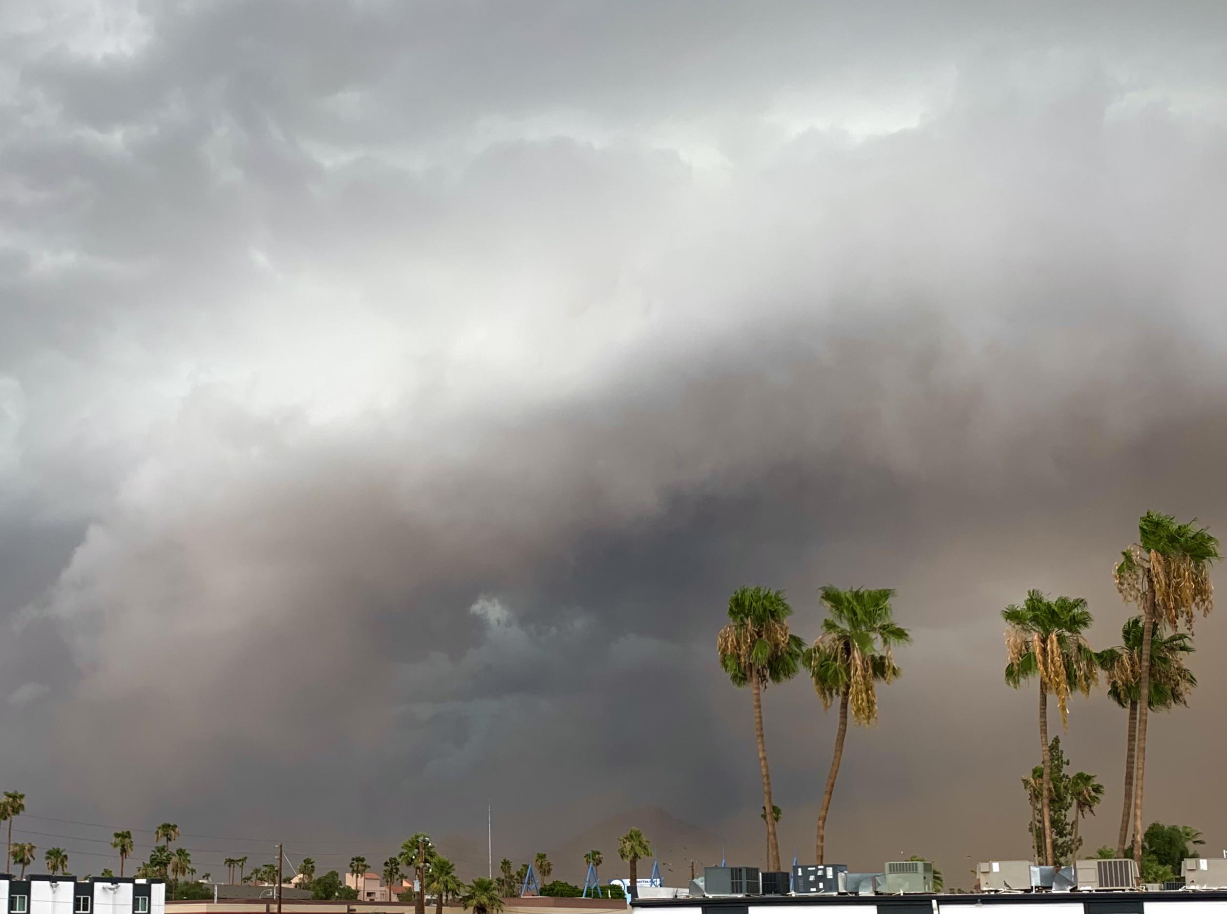 Cool picture of the dust storm that passed over East Valley today! | Scrolller