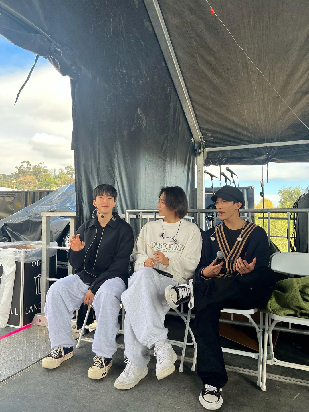 230204 Hoshi Weverse Update | Scrolller