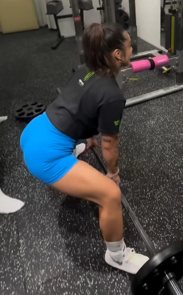 Itsuki H. | Scrolller