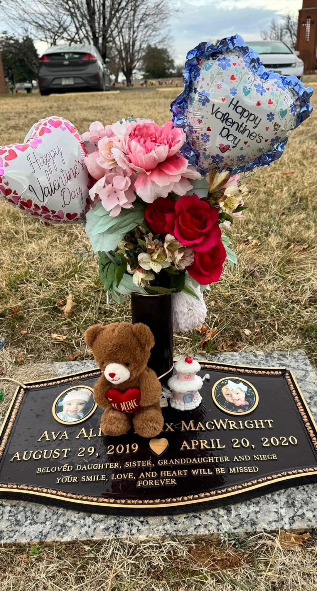 My daughters grave | Scrolller