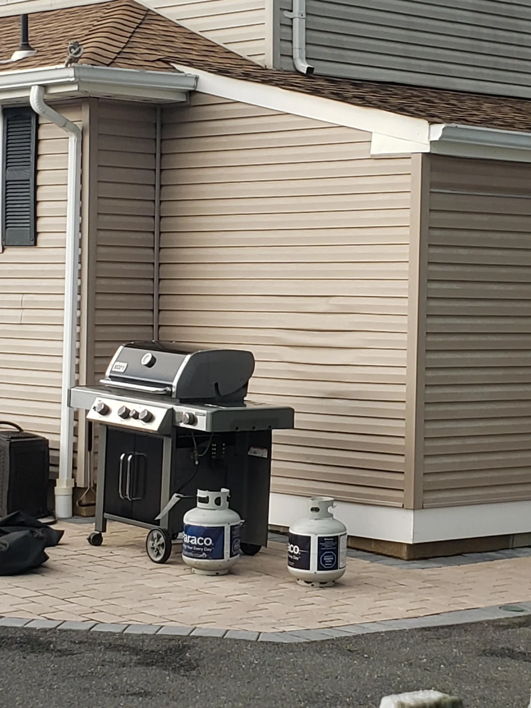 Hot wings? | Scrolller