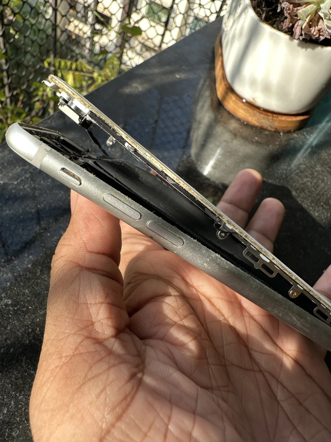 iPhone 7 battery swollen. What can I do ? | Scrolller