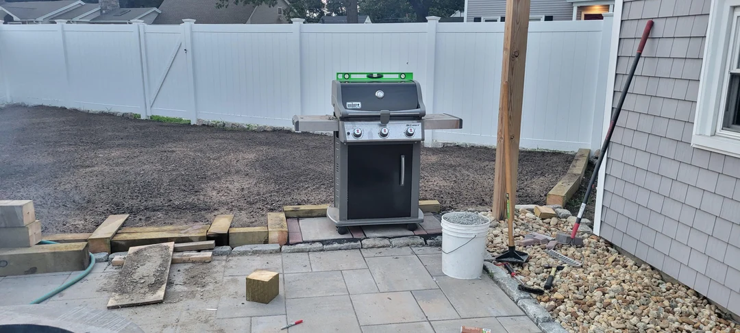 built my grill its own little patio | Scrolller