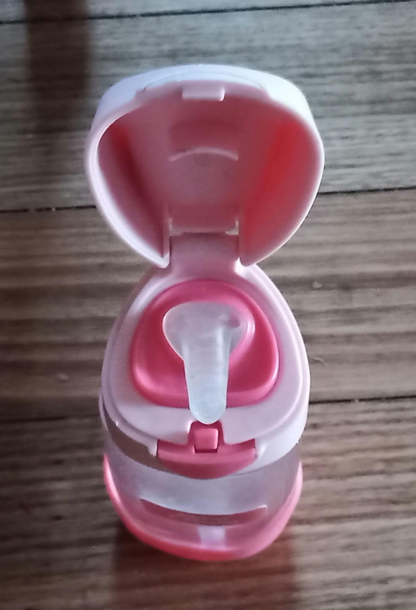 Child's water bottle | Scrolller