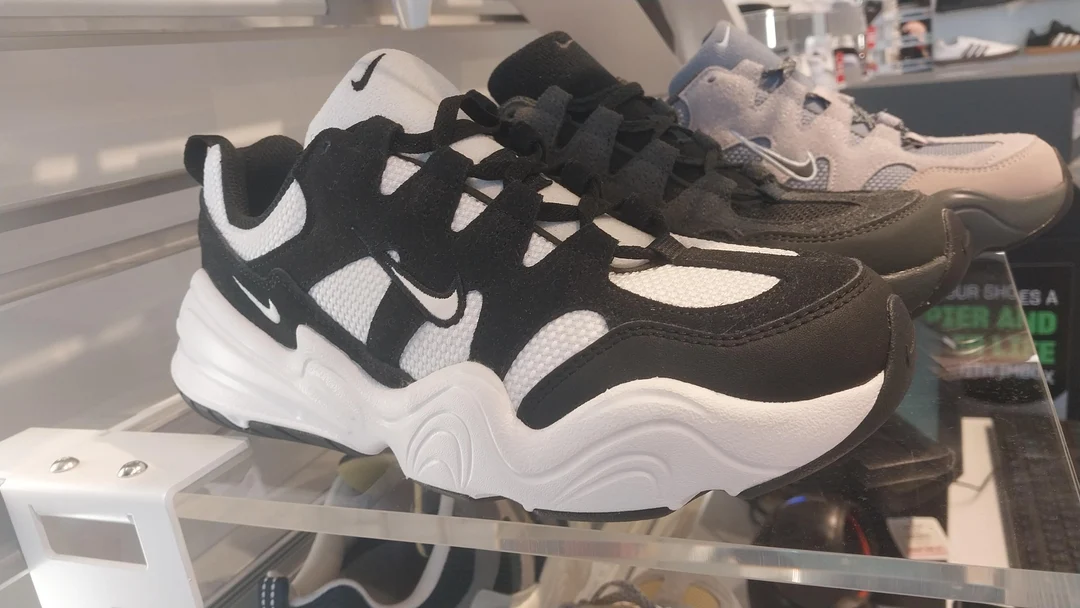 What is this shoe? | Scrolller