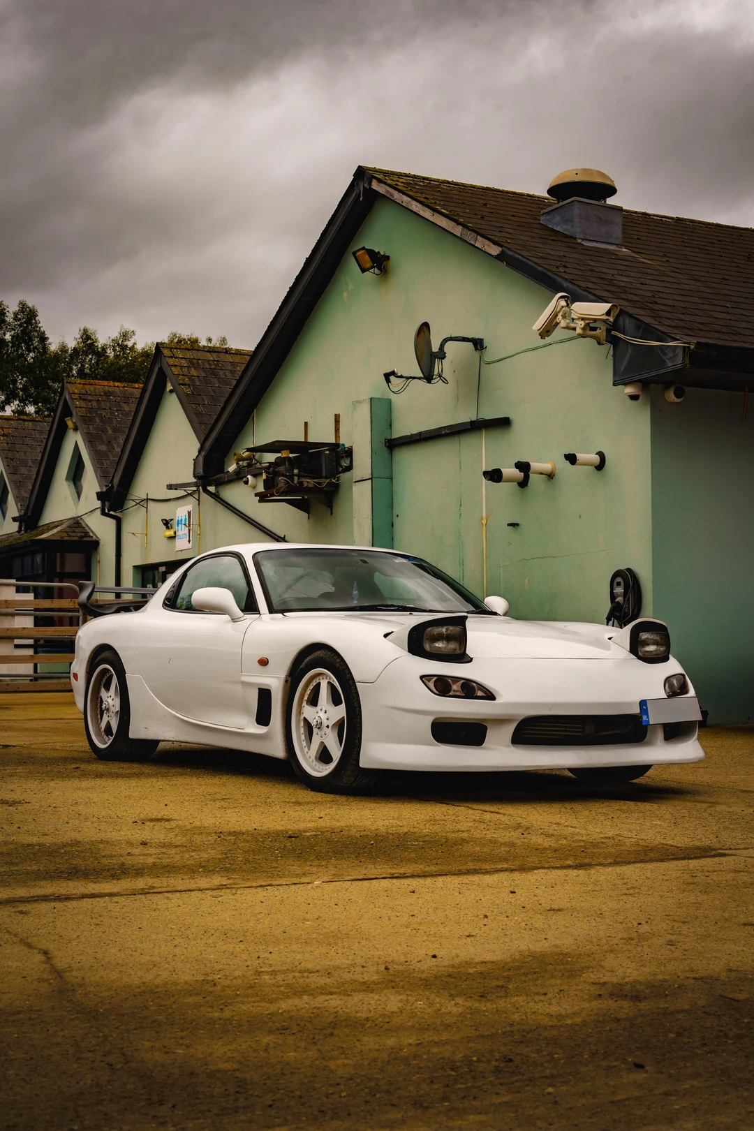 Mazda Rx7 (4672x7008) | Scrolller