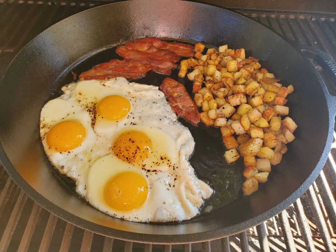 Grilled Sunday brunch on the cast iron. | Scrolller