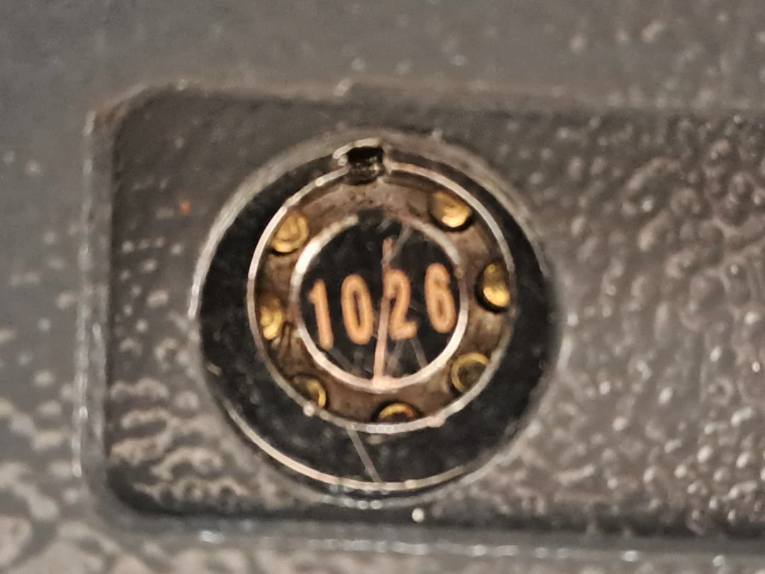 How do I pick this lock? | Scrolller