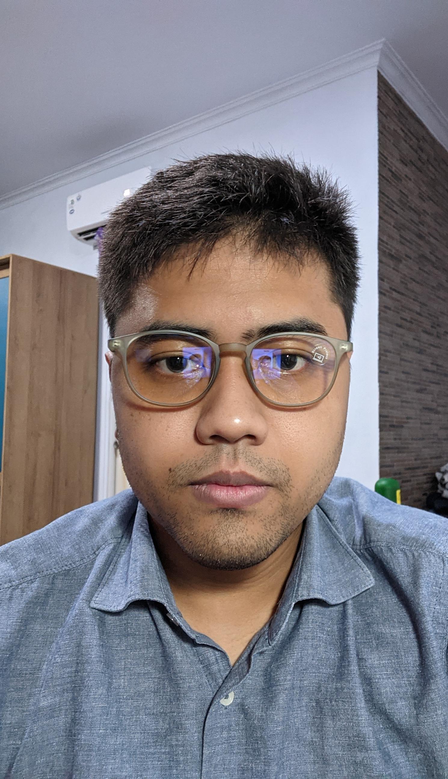 Just bought it online, do you guys think it's a good fit? Or it's kinda small for my face? thx ...