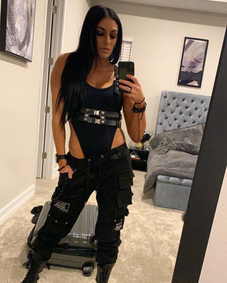 Sonya Deville | Scrolller