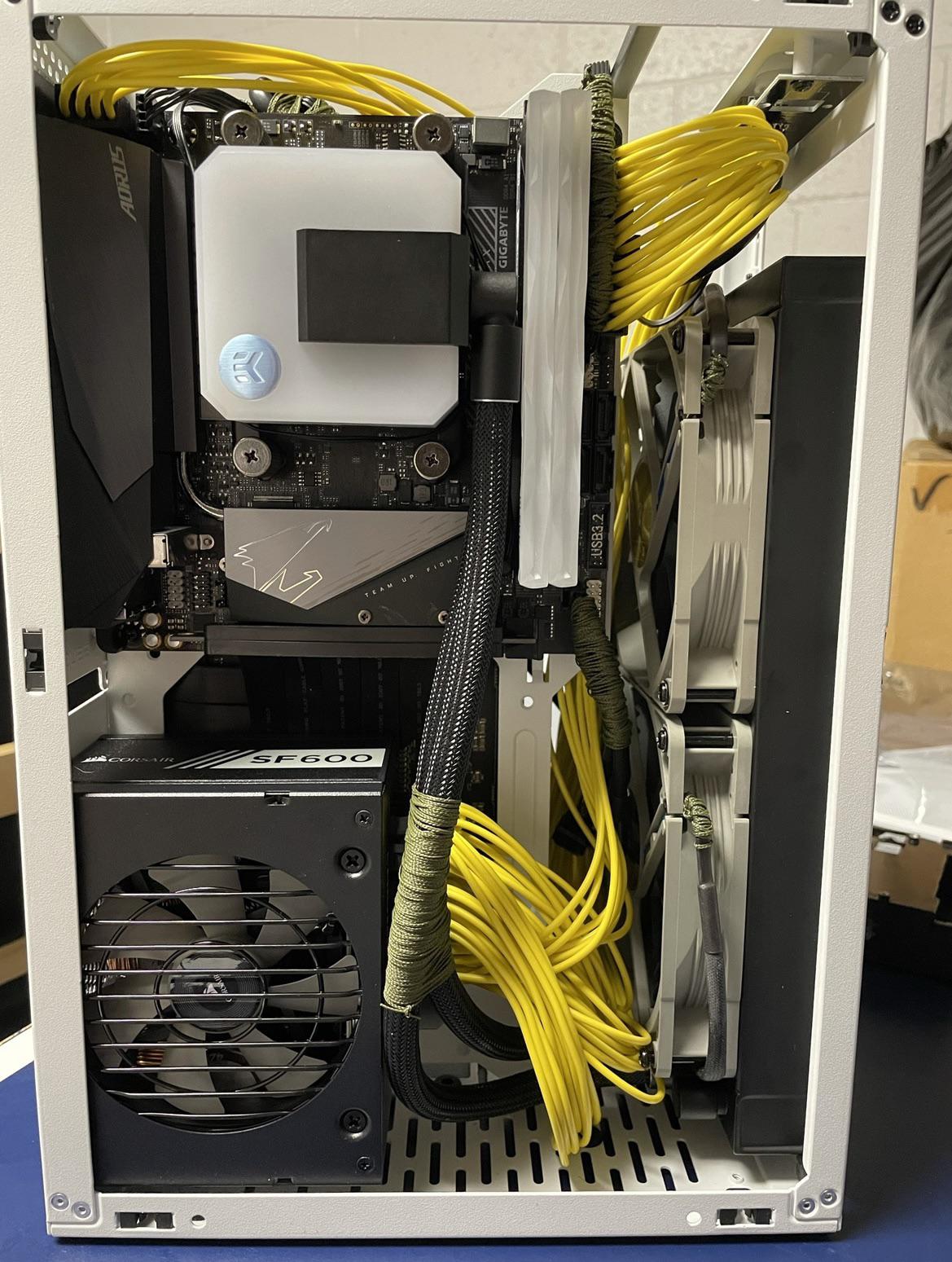 Meshlicious build from a few years ago, featuring a Modded Vega 56 | Scrolller