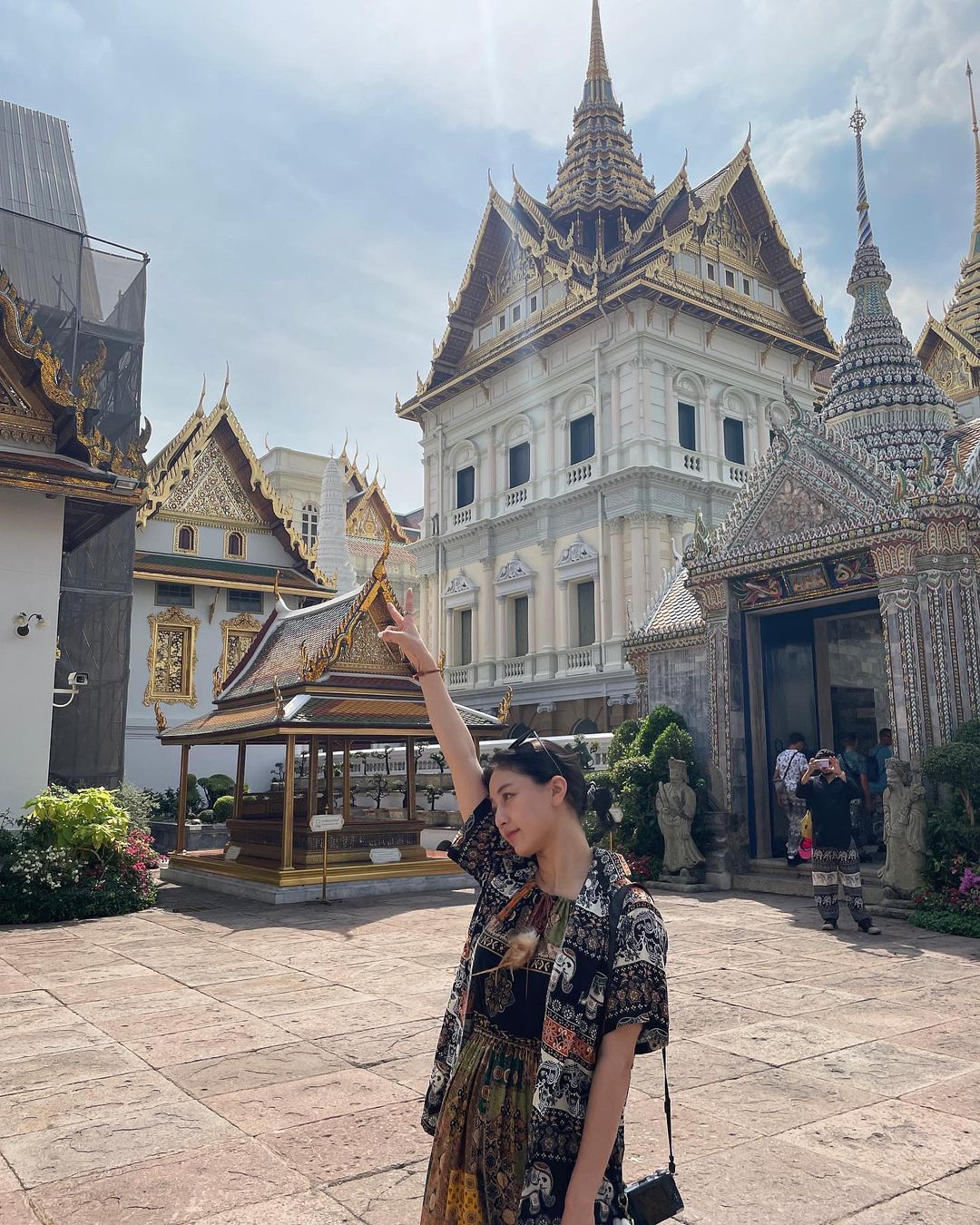 230127 Jihyo Instagram Update - "It's a tourist trap. " | Scrolller