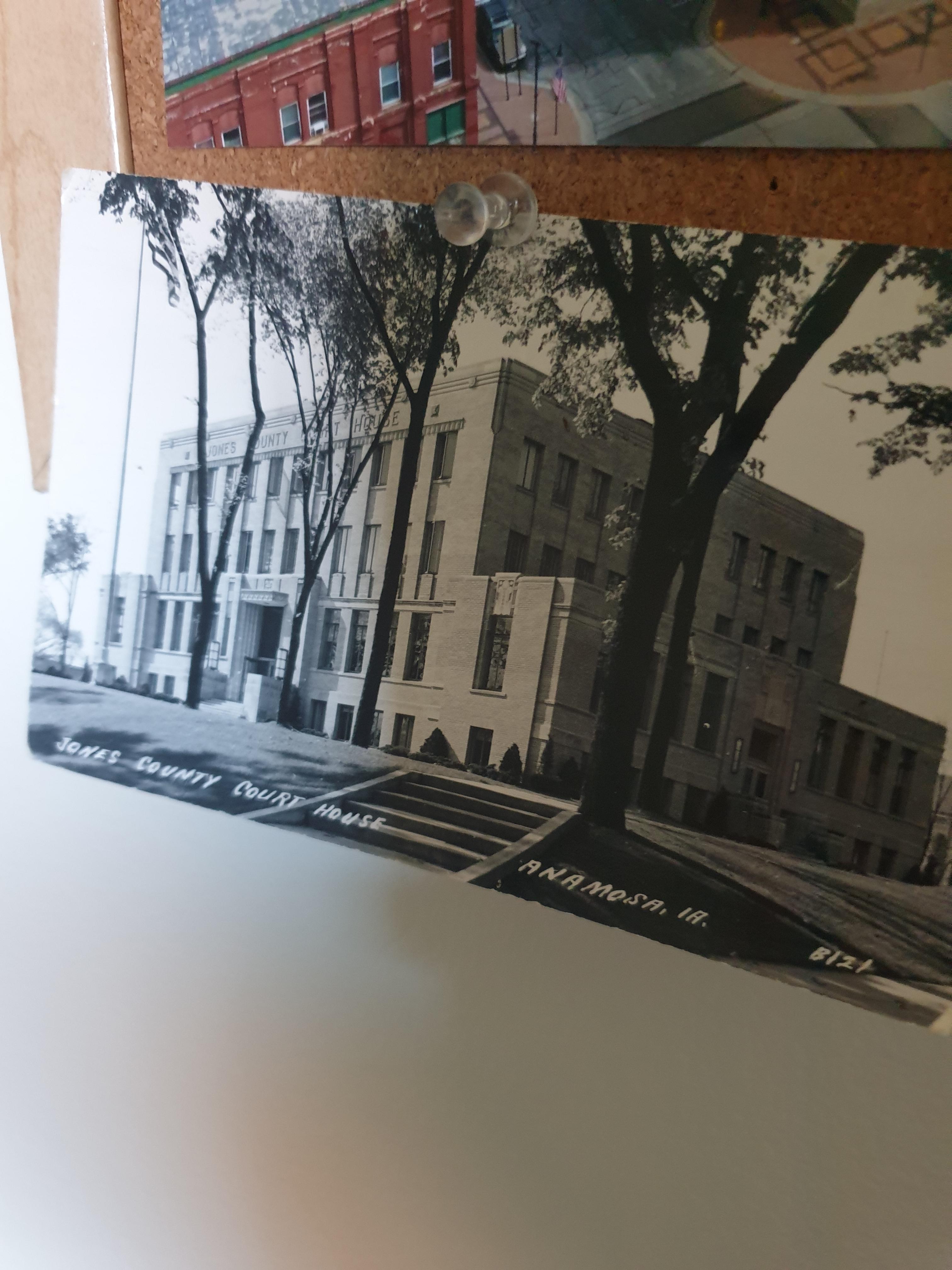 I've recently started getting old postcards from Iowan cities! | Scrolller