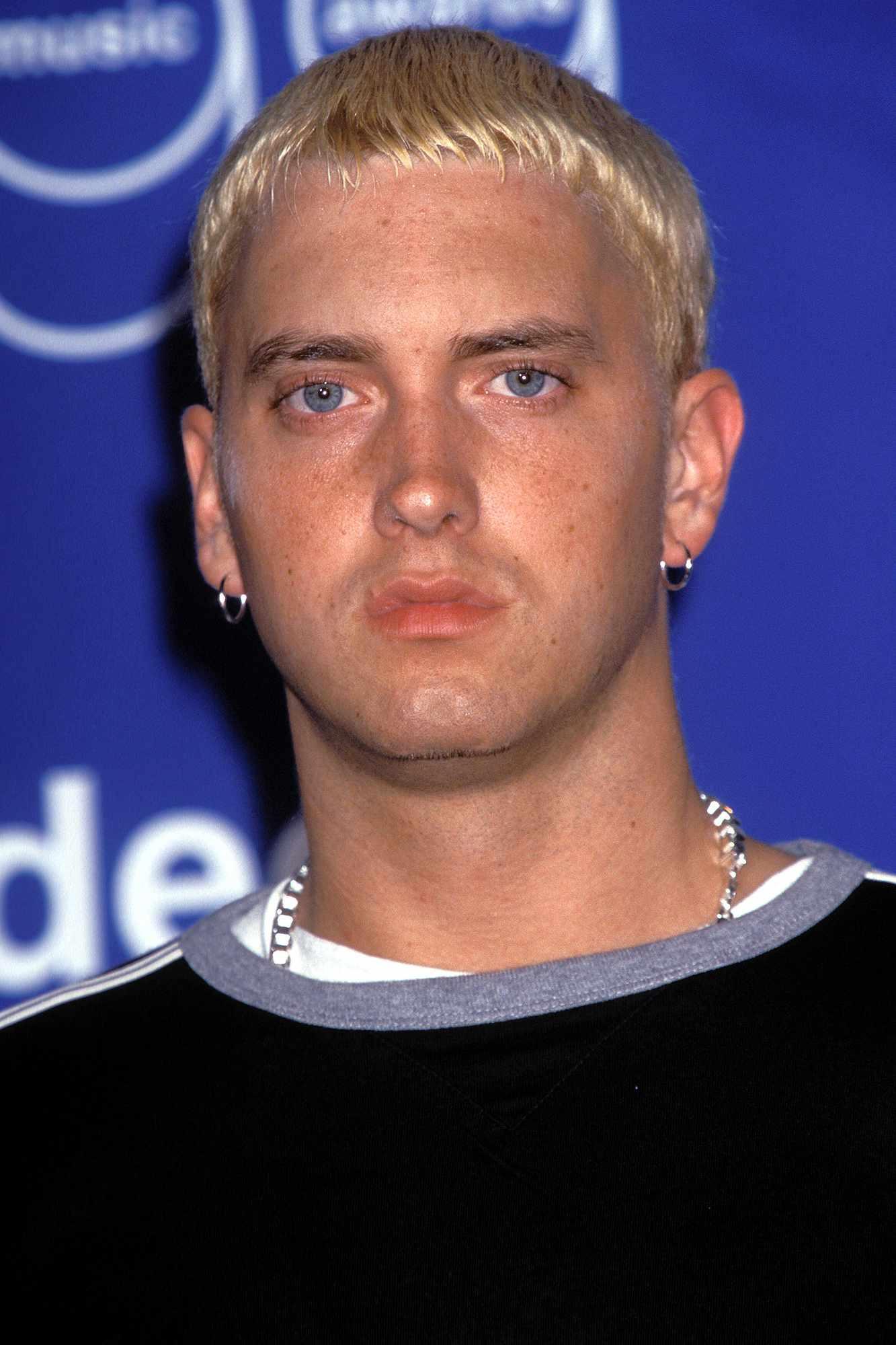 Anyone else think Eminem looks like he’s in the witness protection program now | Scrolller