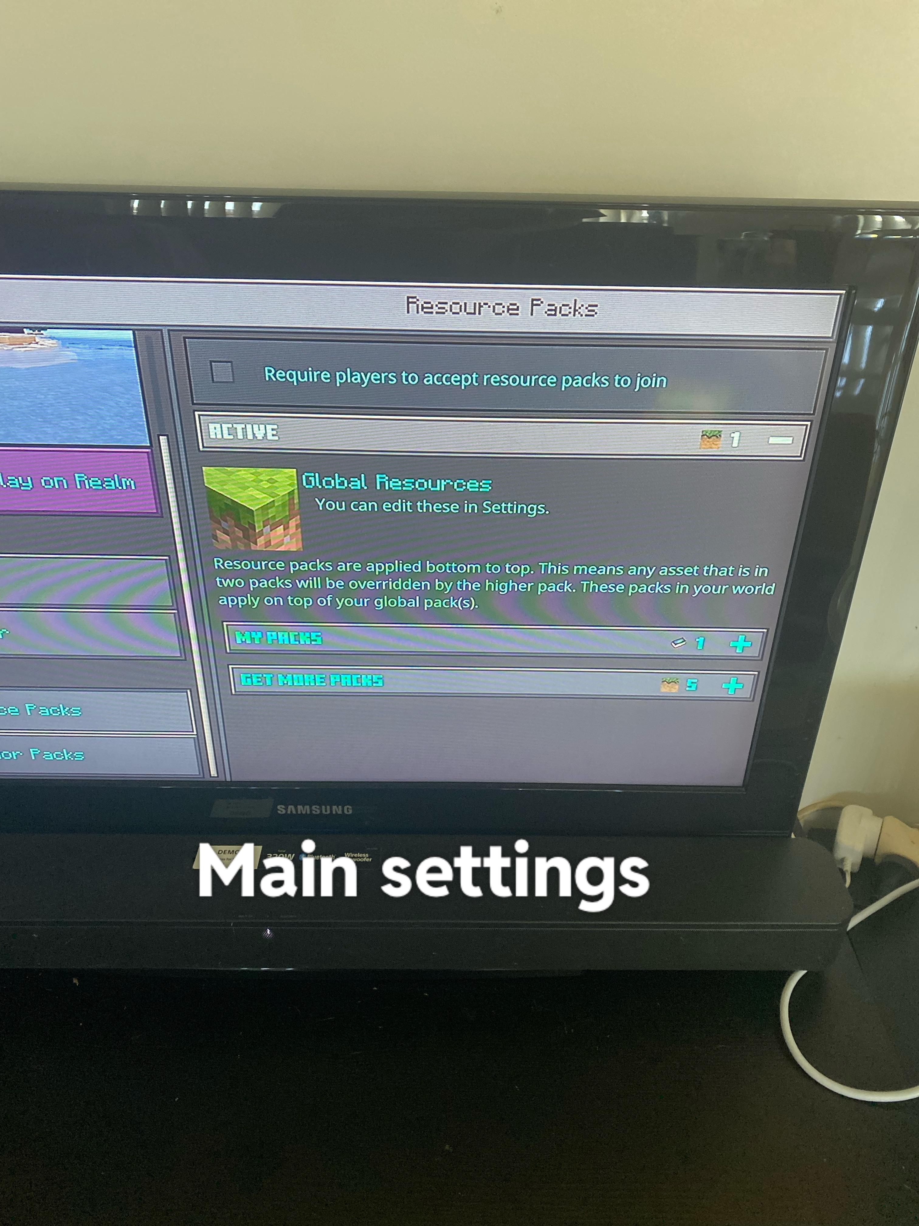 Texture pack deactivated in main setting but not ingame help | Scrolller