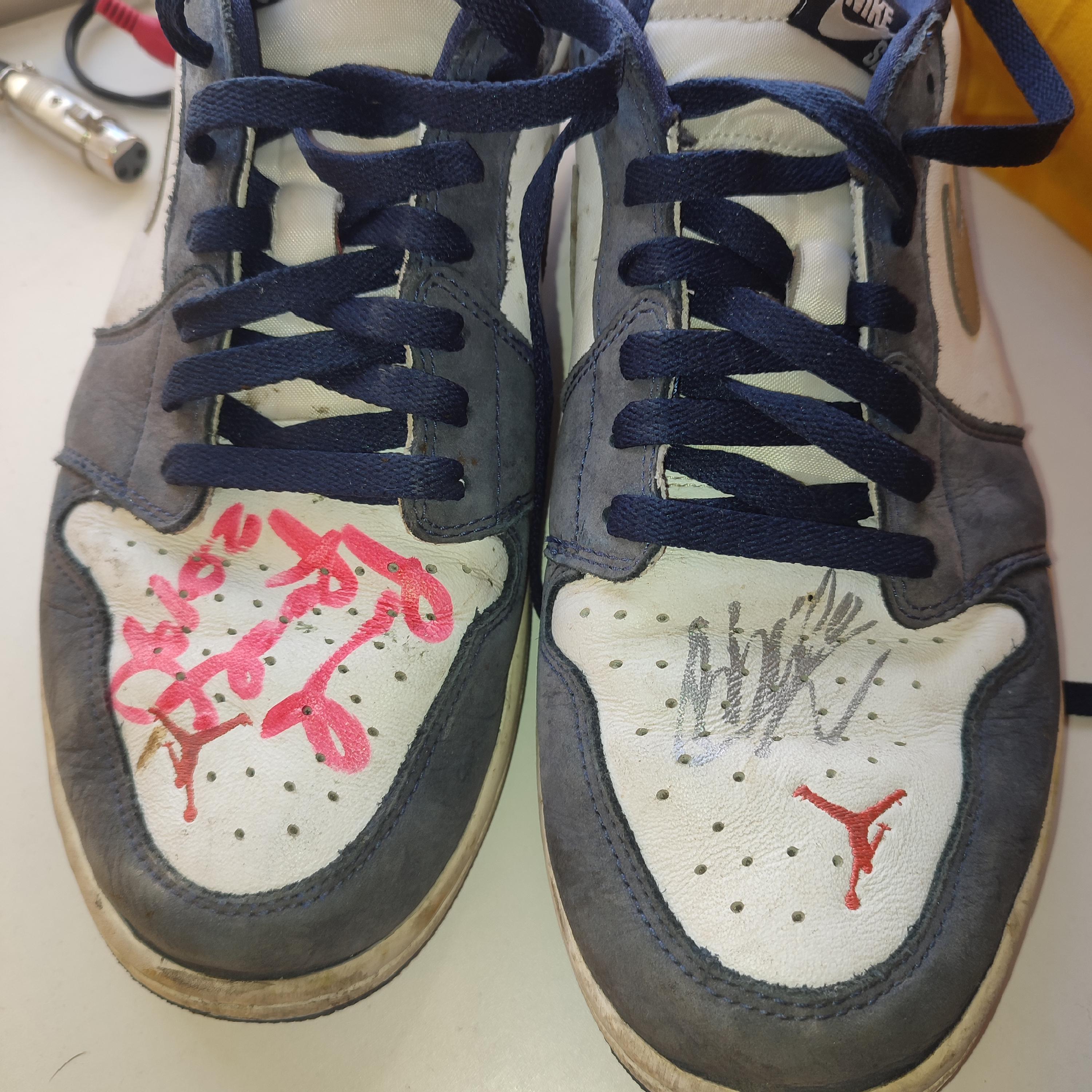 Cleaning?? | Scrolller