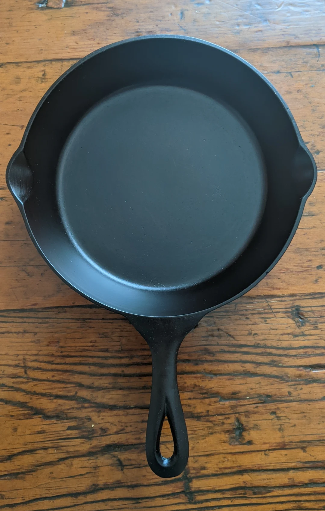 Glamour shots of a recent restoration of a Single-Notch Lodge #5 skillet from 1910-1930 | Scrolller