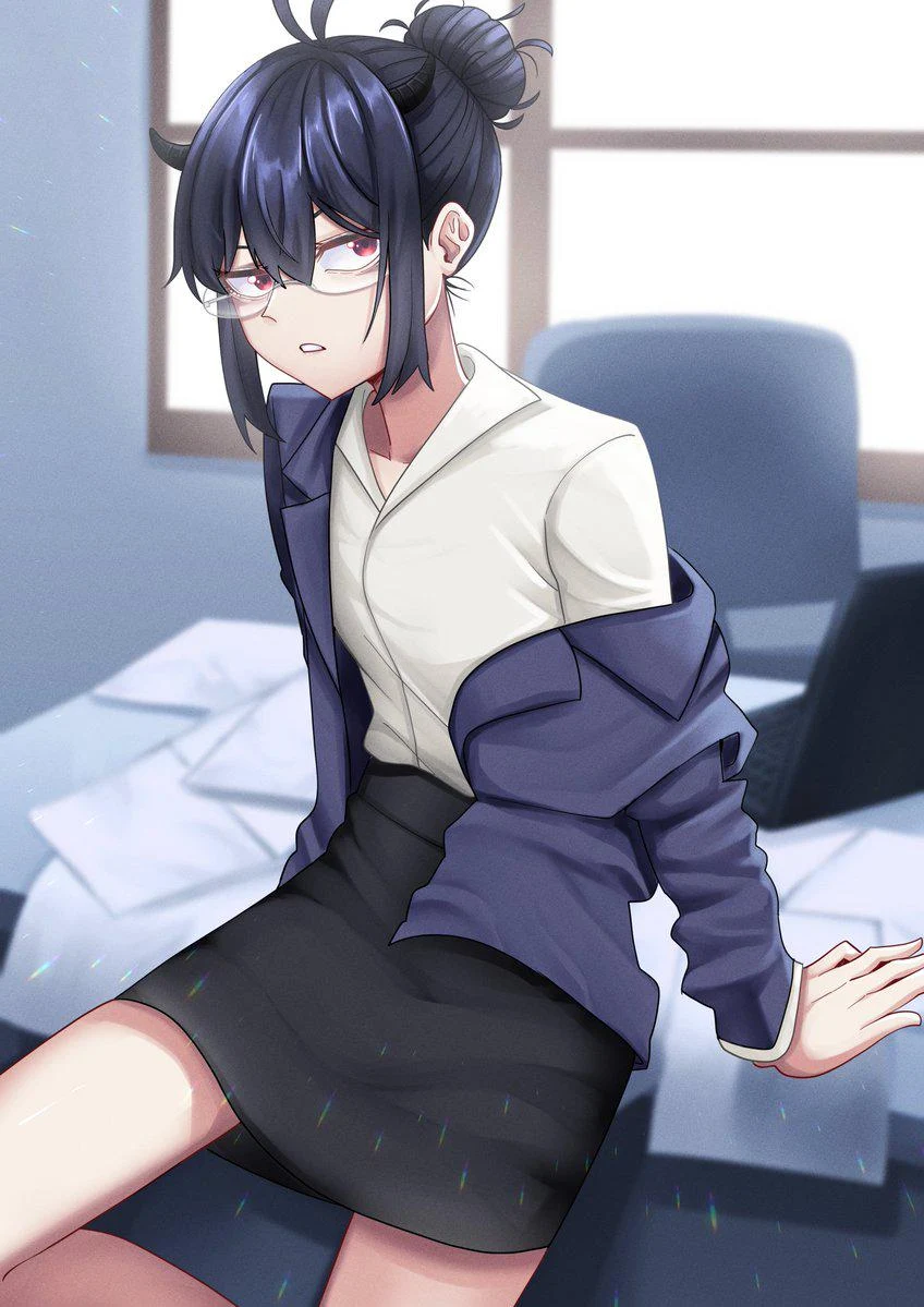 Overworked (@Izz_zzu) | Scrolller