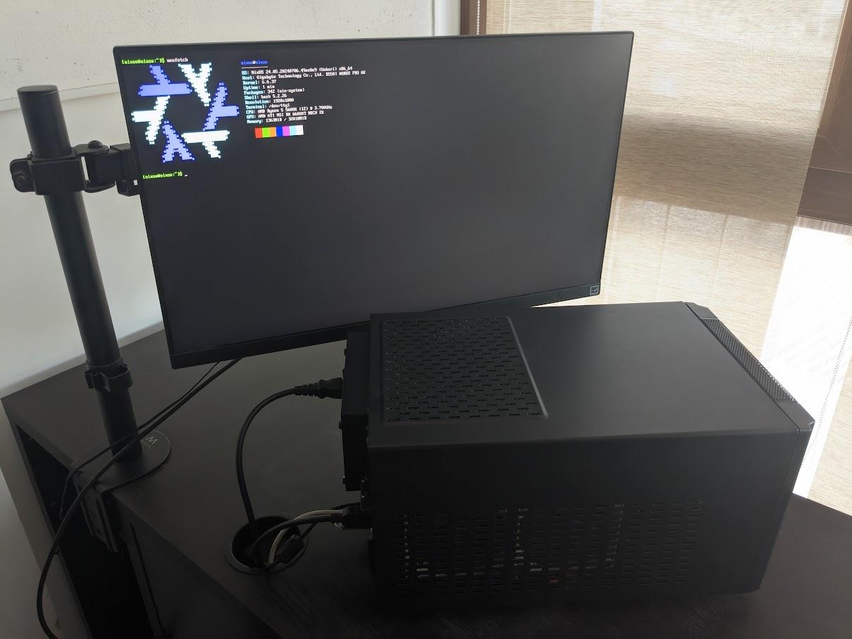 Modded Elite 130 - 4 HDDs, 3D Printed Cage and Deshrouded RX 6600 XT | Scrolller