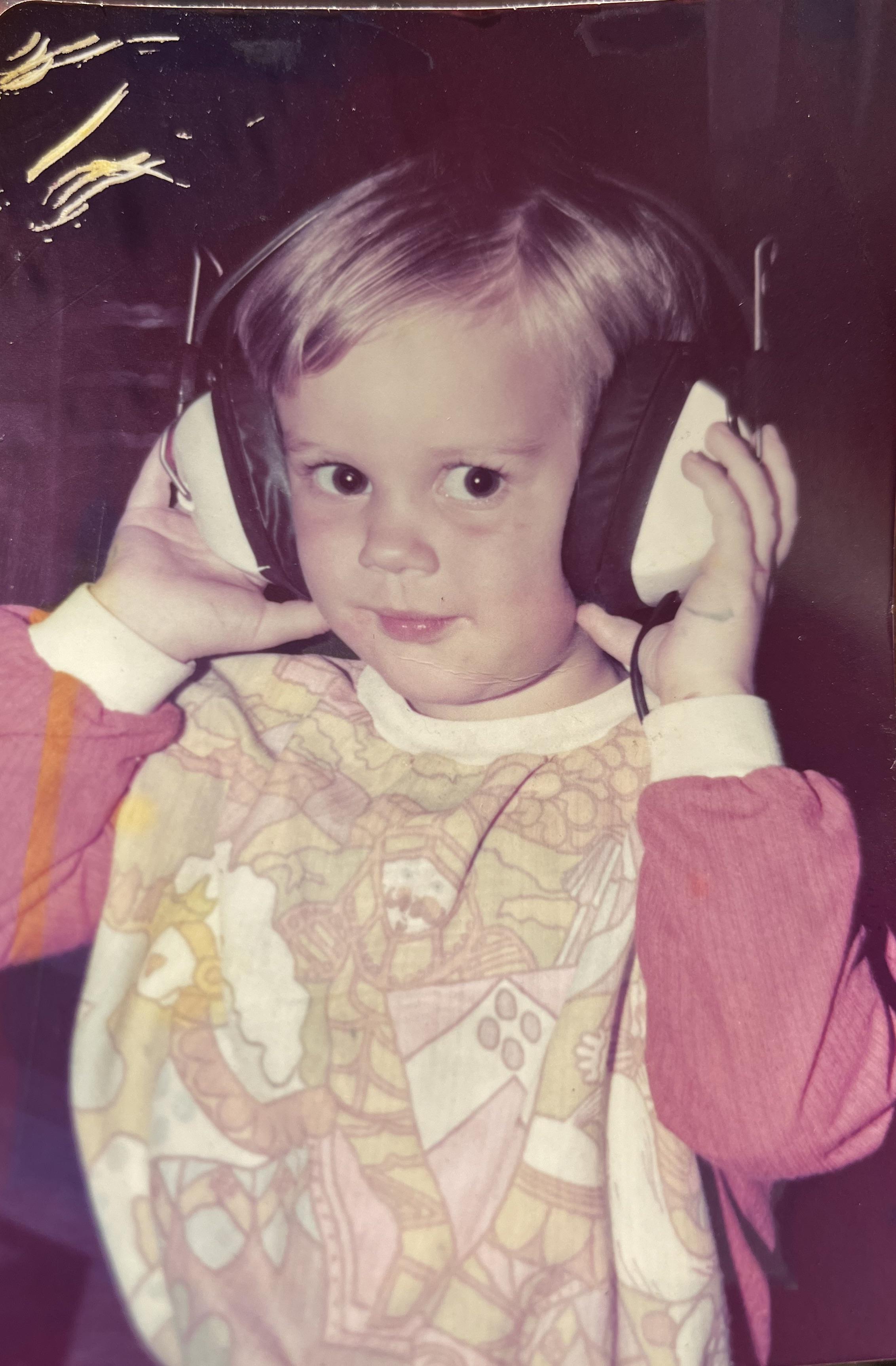 45 years old please can someone help fix the colours | Scrolller