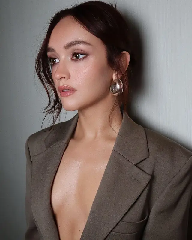 Olivia Cooke | Scrolller