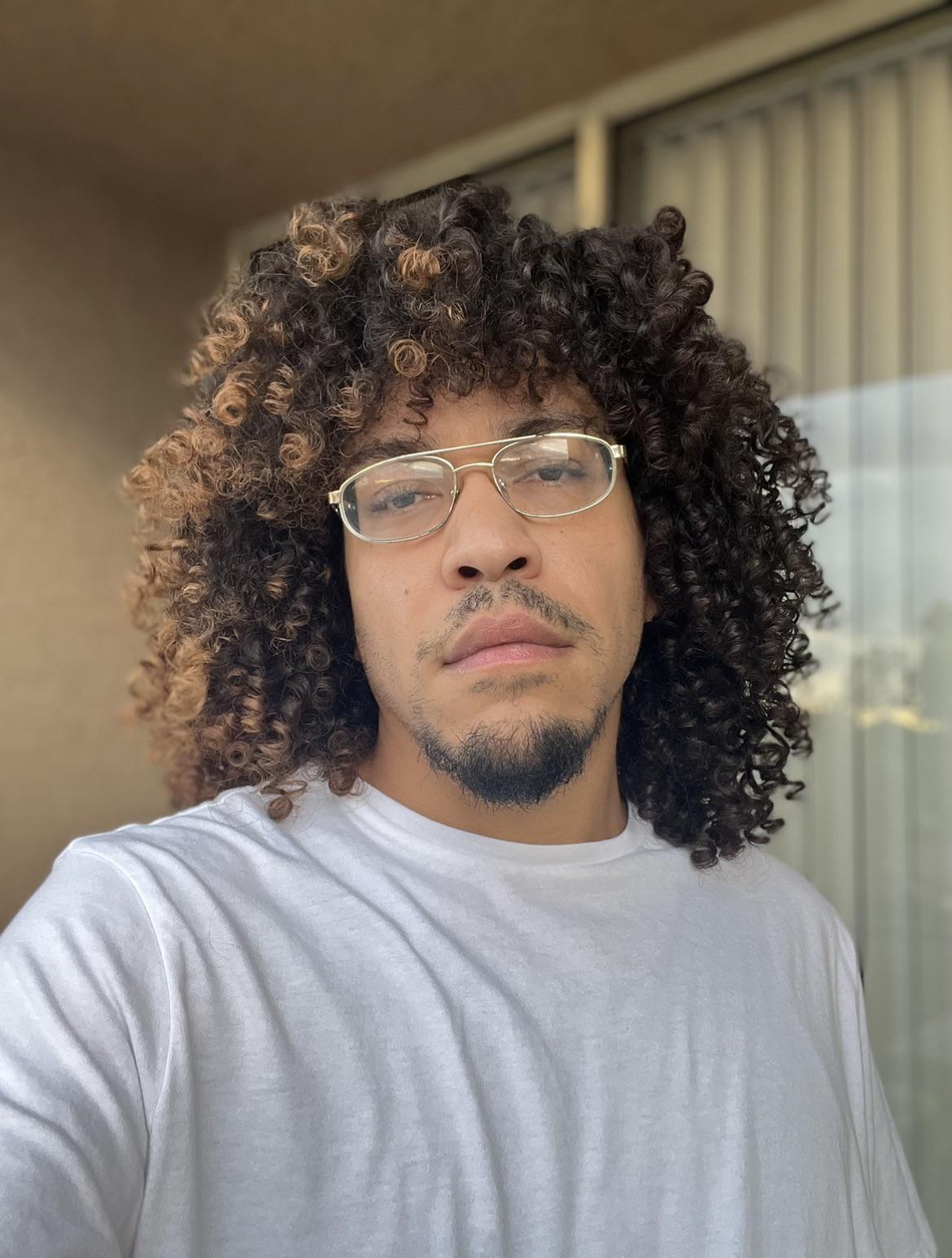 Curly hair | Scrolller