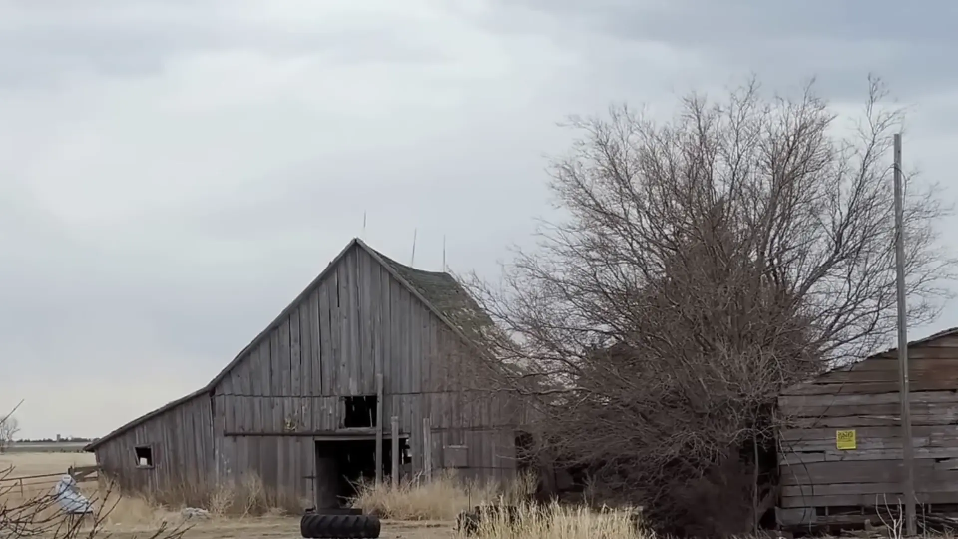 Barn blows up from Tannerite | Scrolller