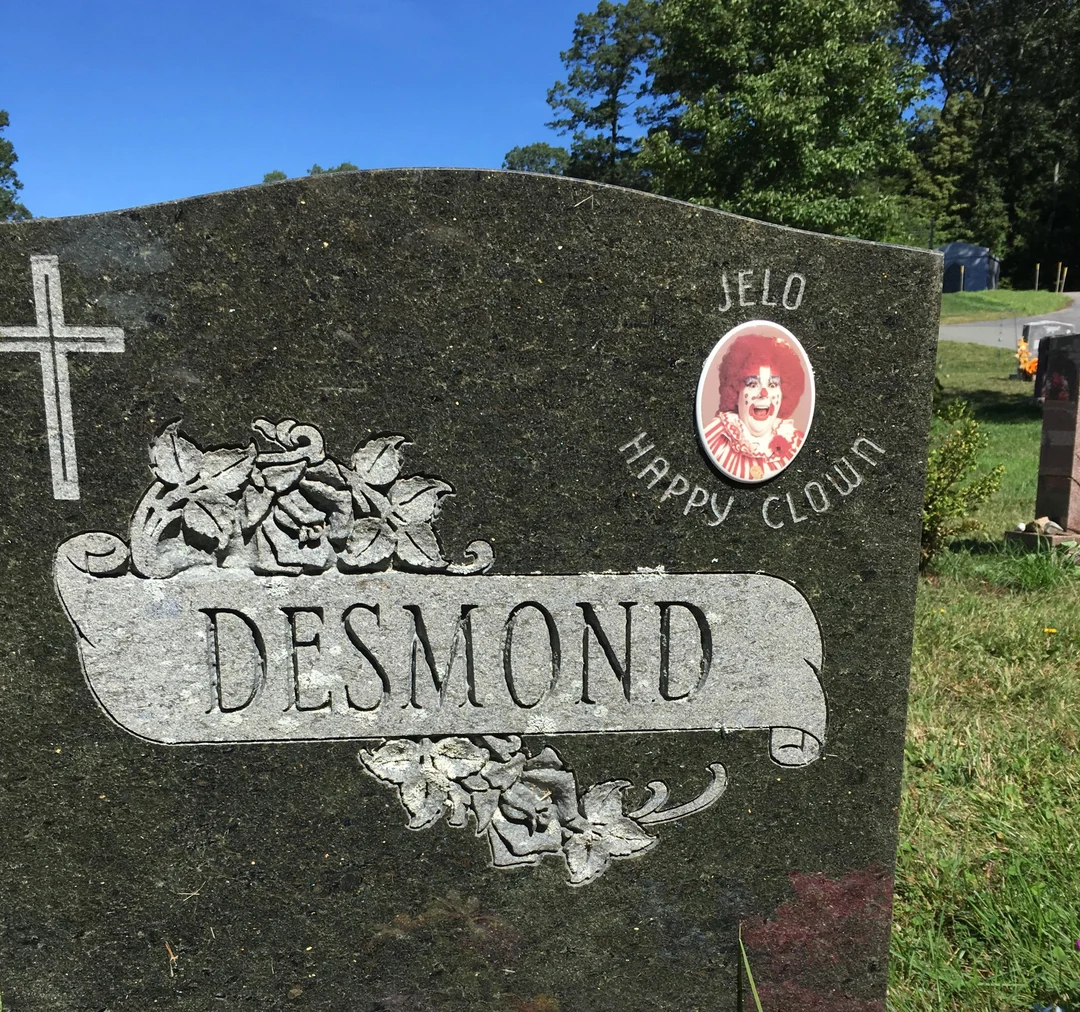 Zoom in to the face for the full effect… | Scrolller