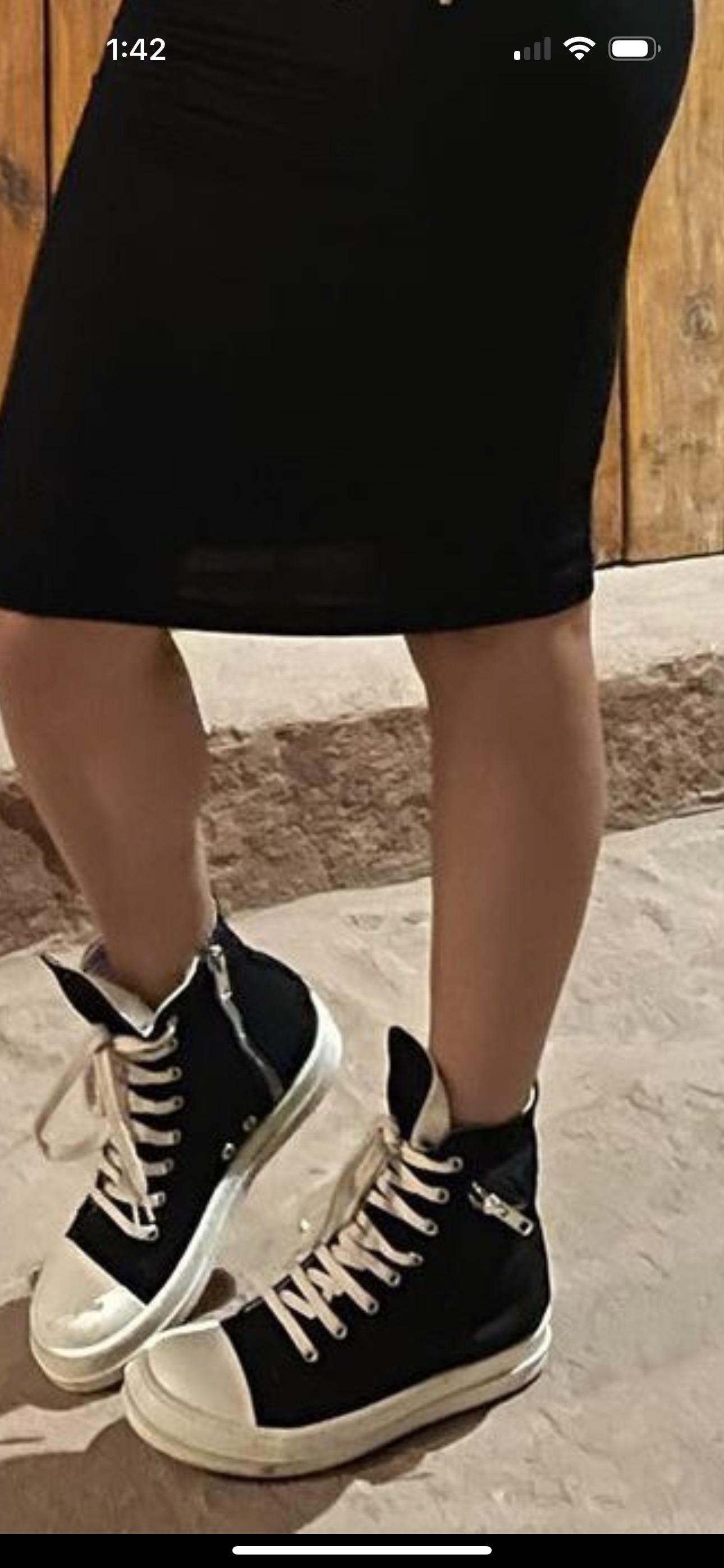 Help me identify this sneaker pls !!!! | Scrolller