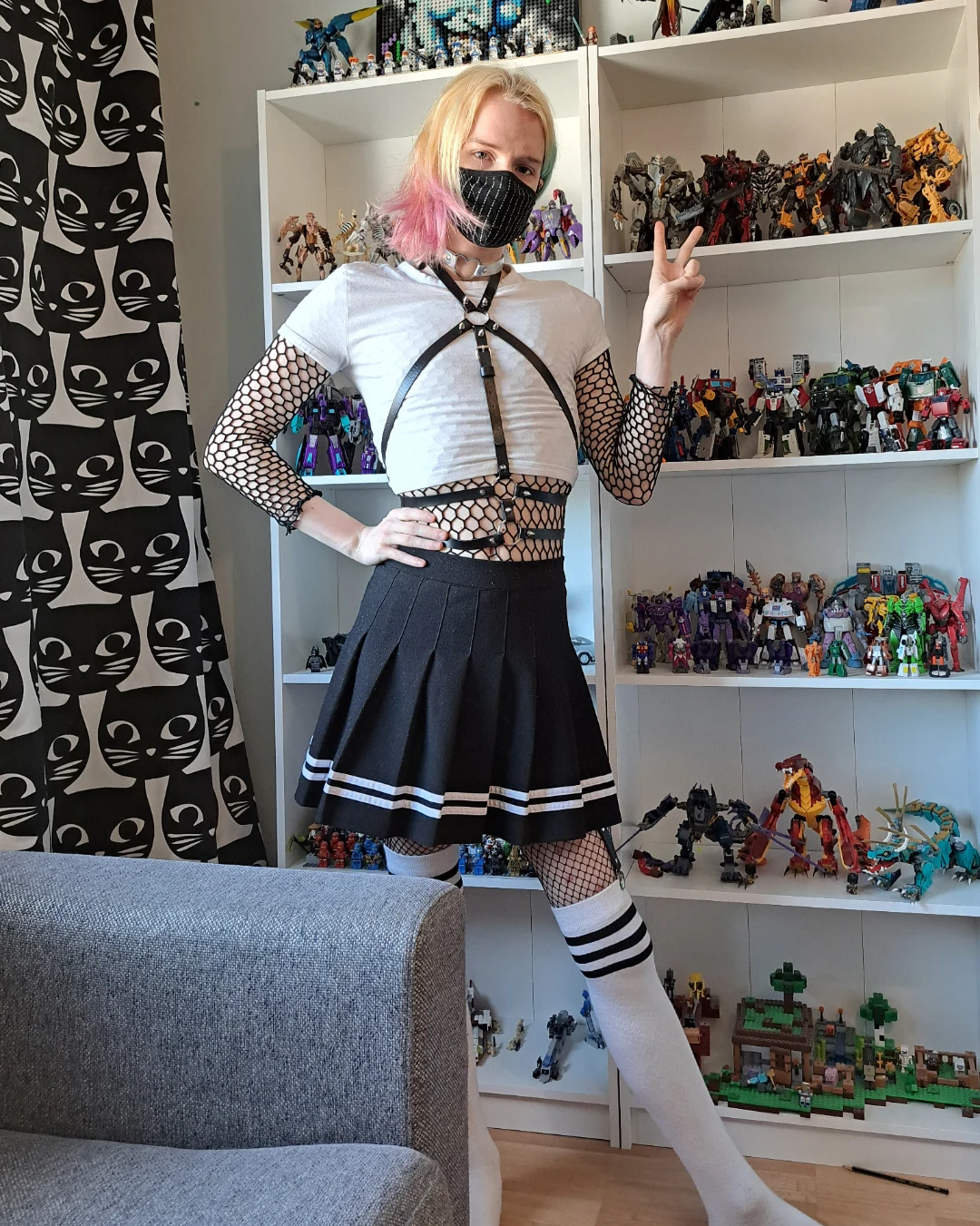 Fishnets and a harness is a real slay combo 🖤🤍 | Scrolller